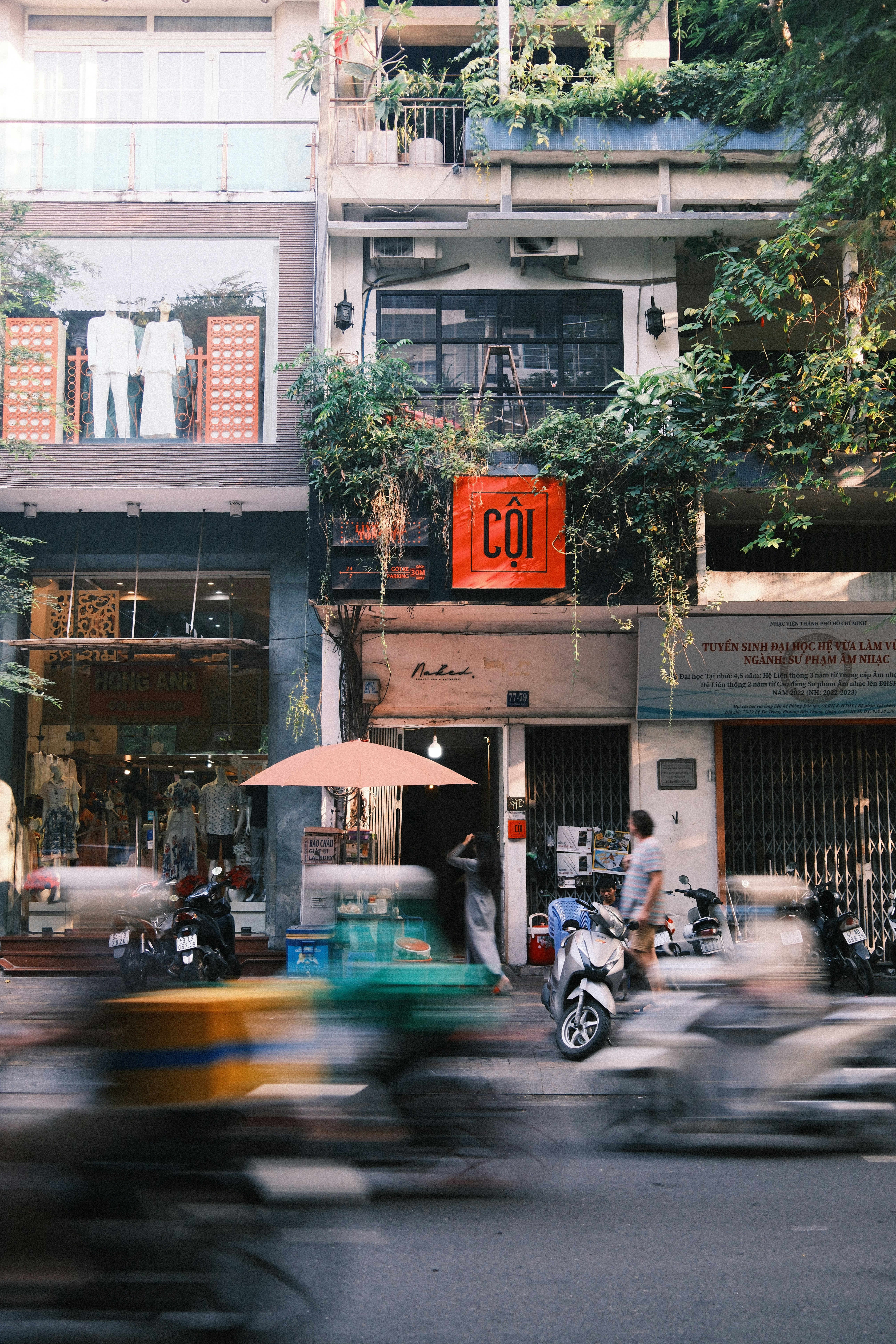 Photo by Nguyen Minh with Fujifilm X100VI