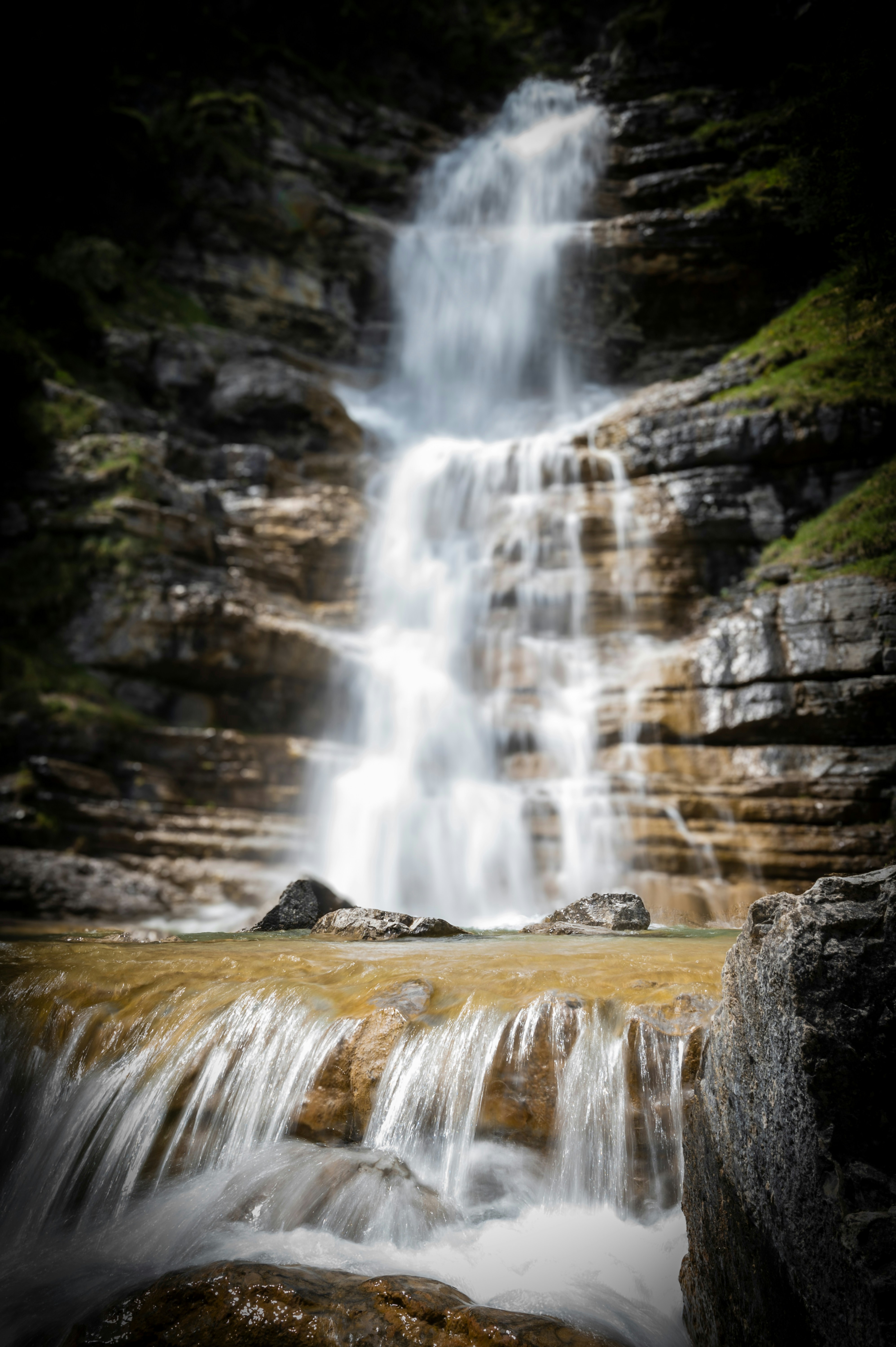 Wasserfall am Grenzübergang