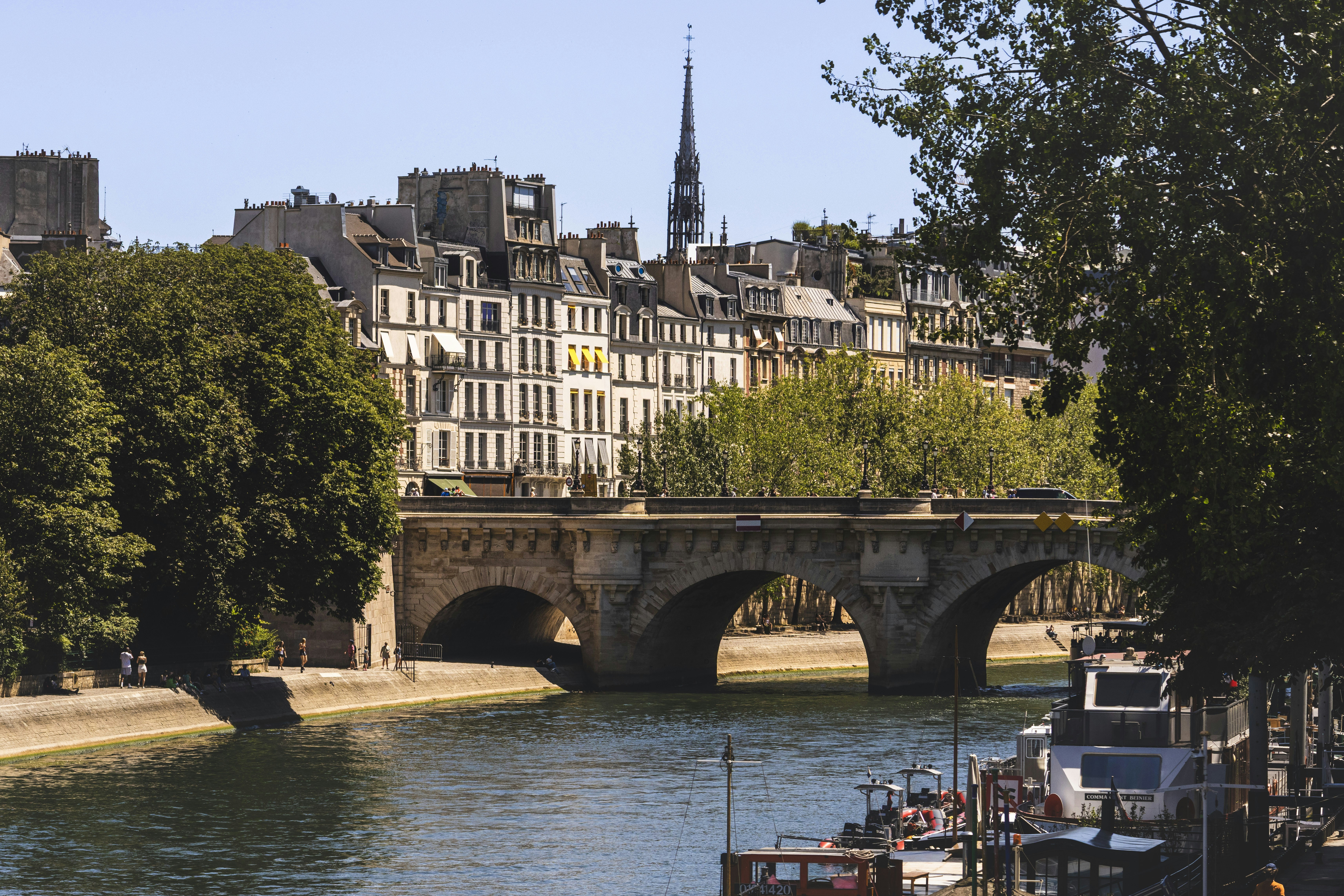 Vue du Pont Marie et de l'Ile Saint-Louis, Paris.