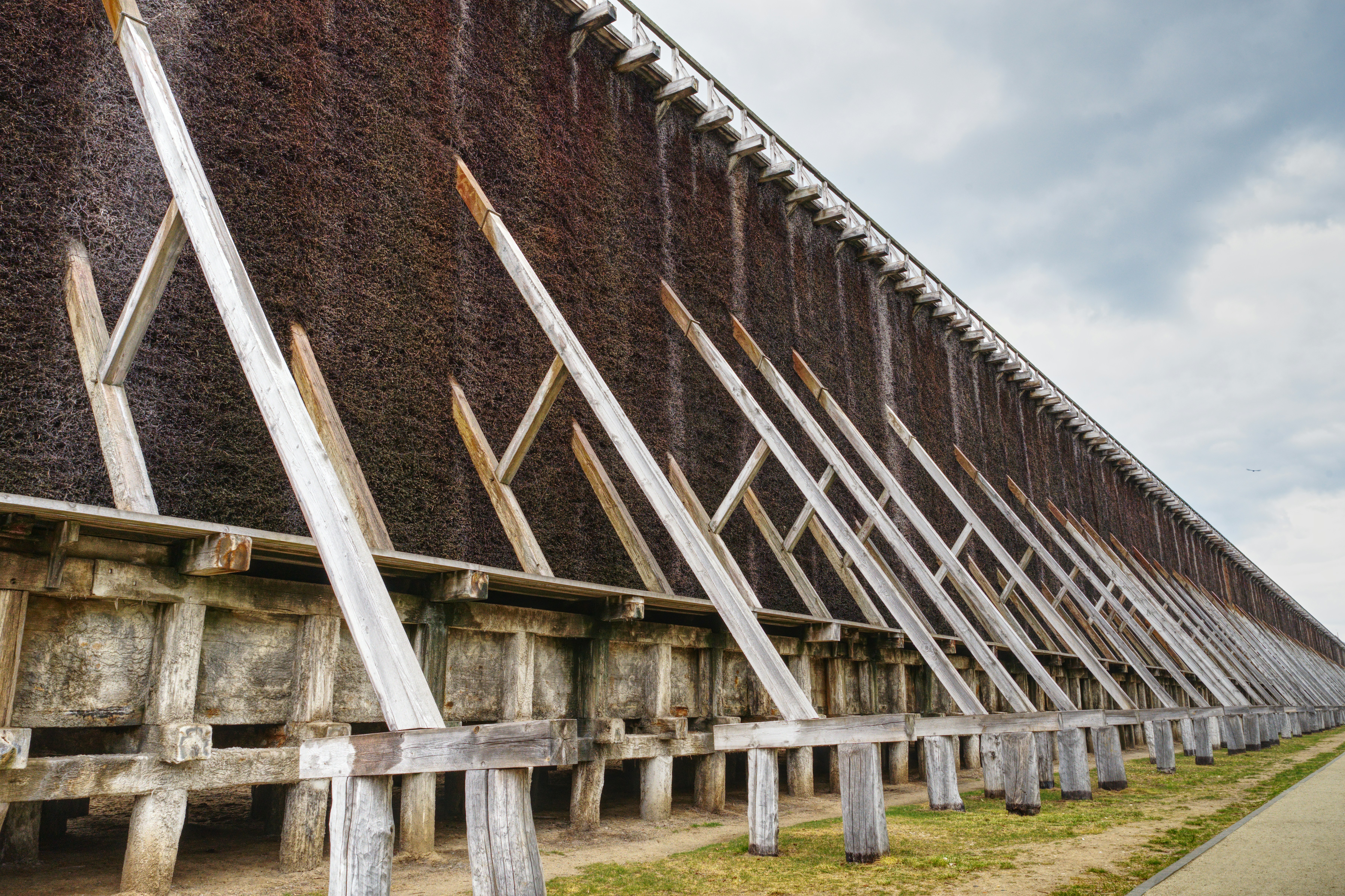 Location Ciechocinek (Hermannsbad 1941..1945) There are three towers here, ranging from 333 to 719 meters in length. Salt production takes place in three stages.
