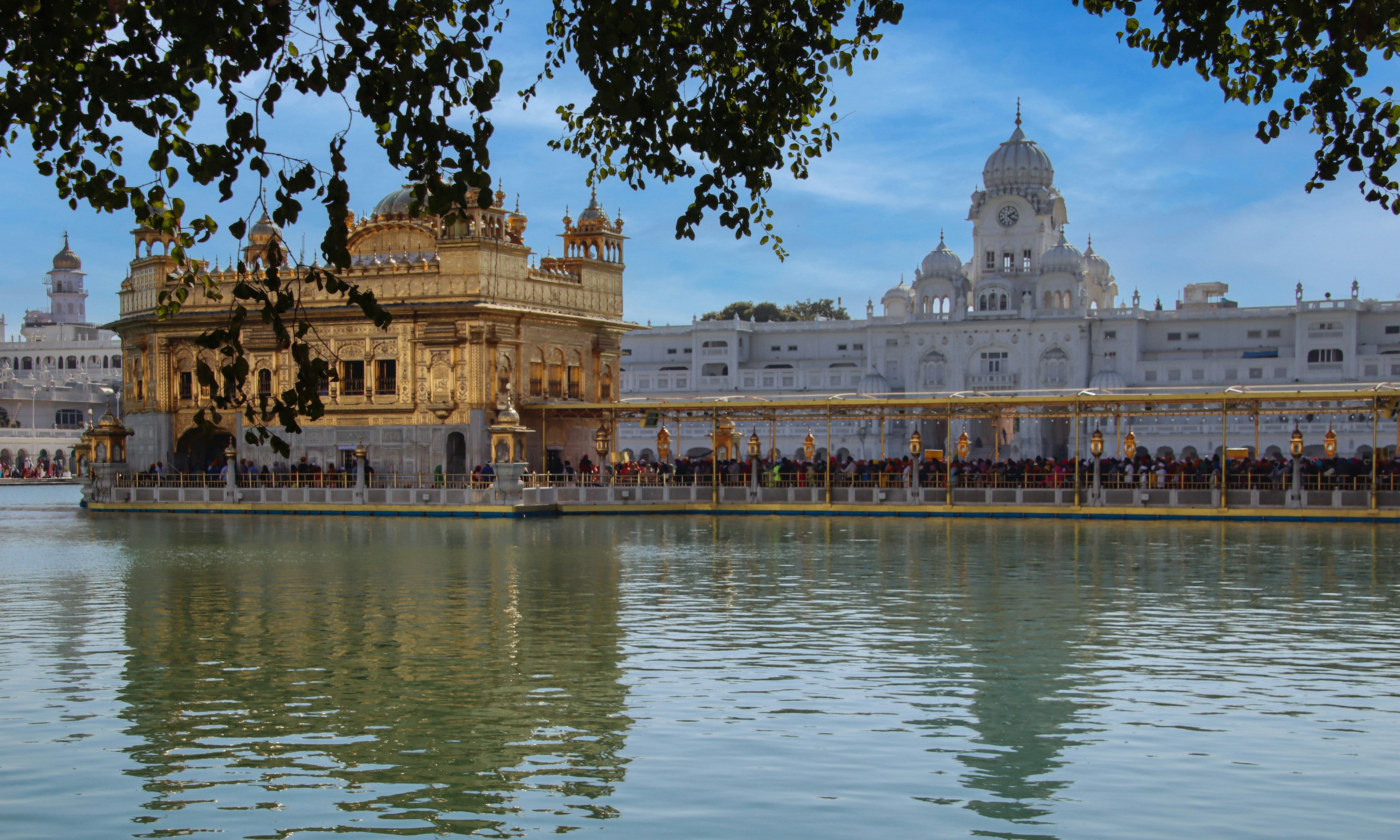 Golden Temple and the World of Reflection