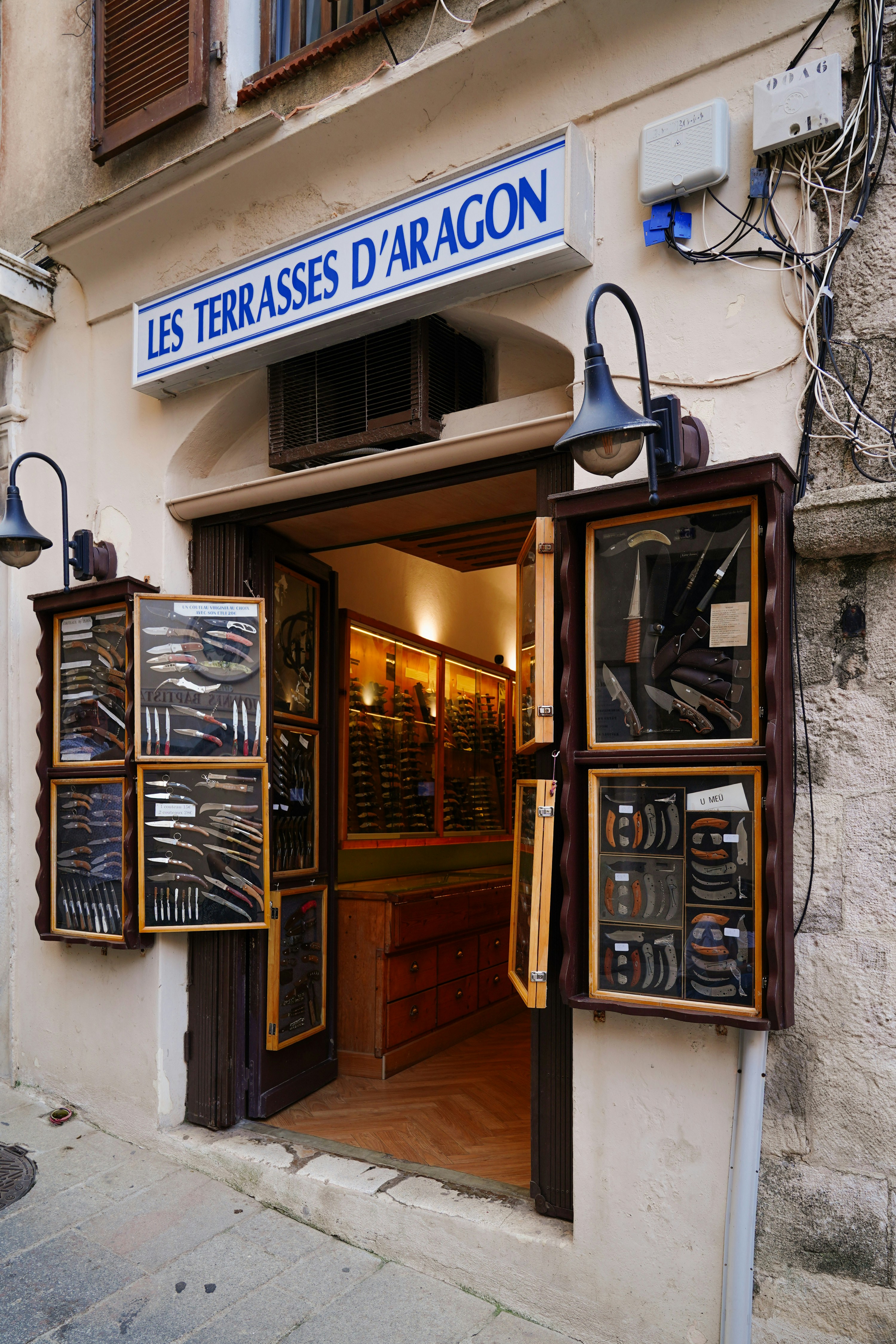 Bonifacio, Corsica, knife shop 28 august 2024