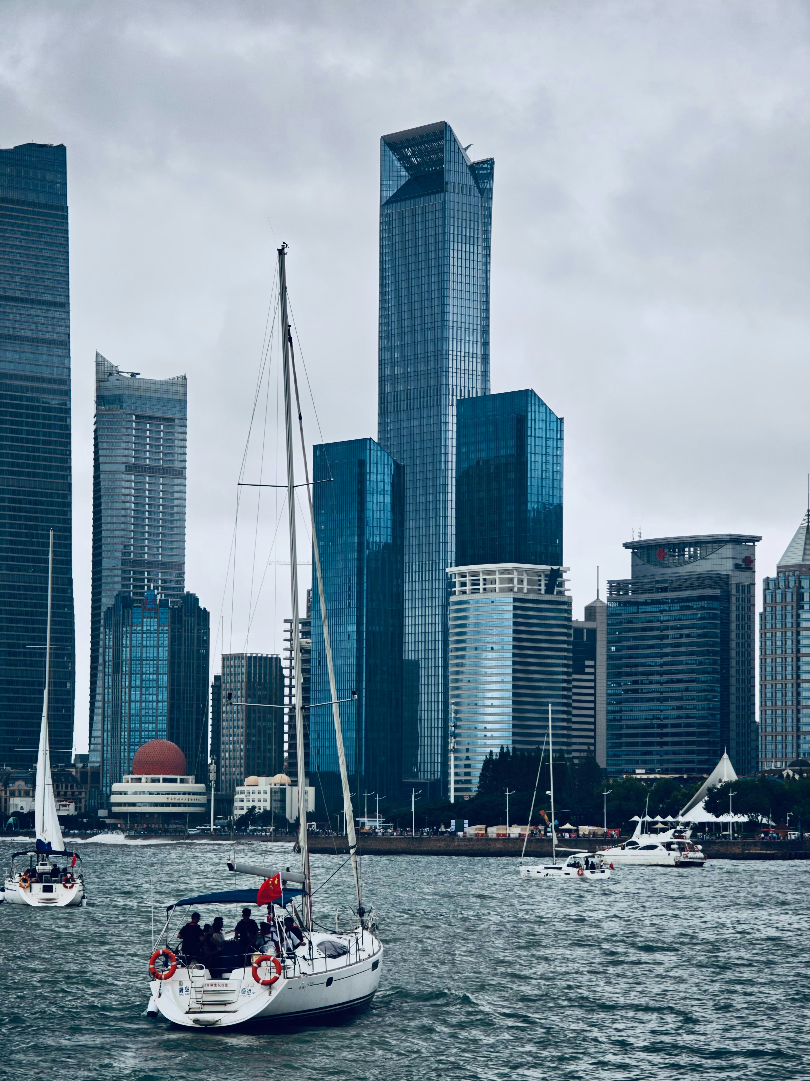 City Marina symphony: sailboats against a glass skyline