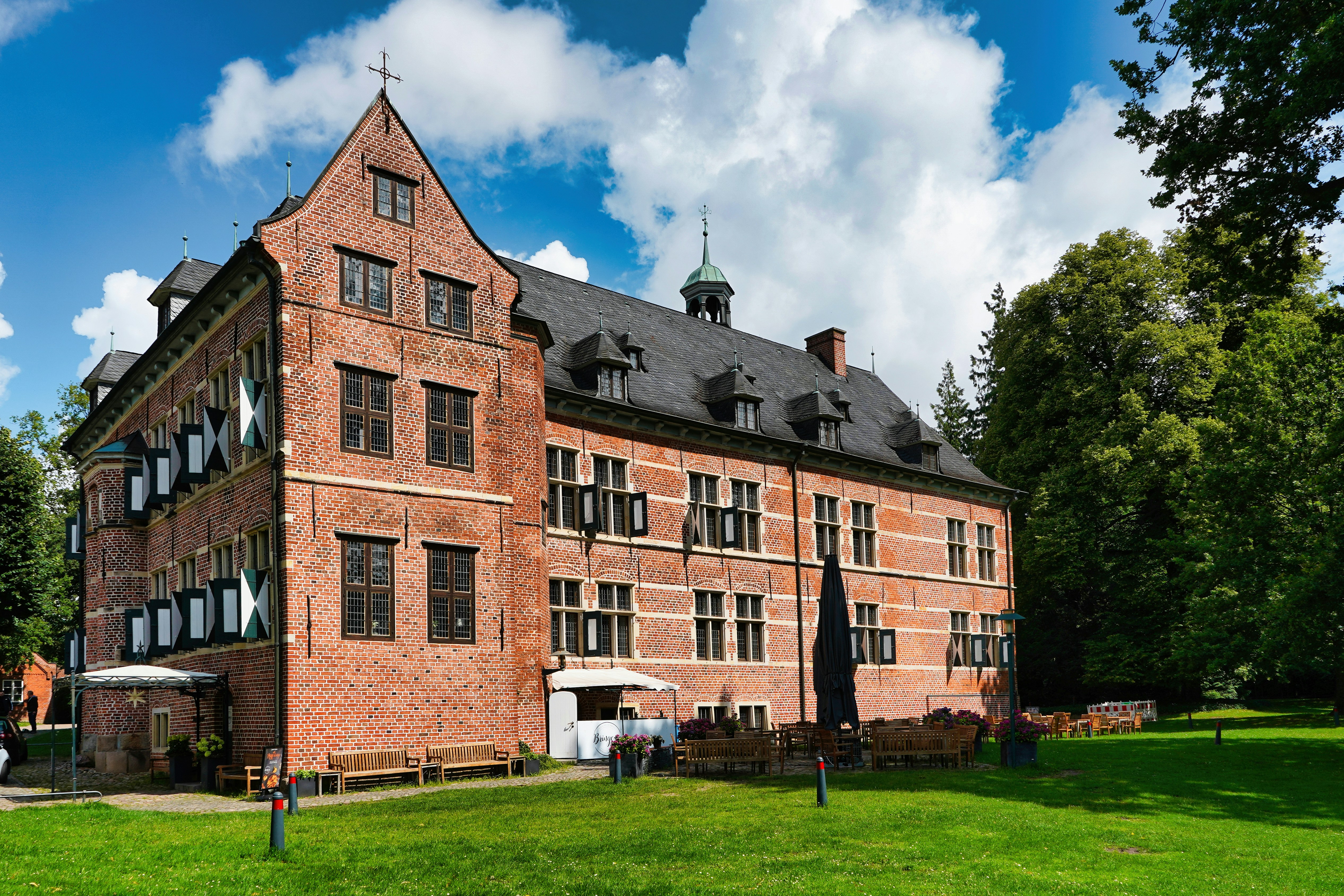 Photo by Wolfgang Weiser with Sony Alpha 7 III