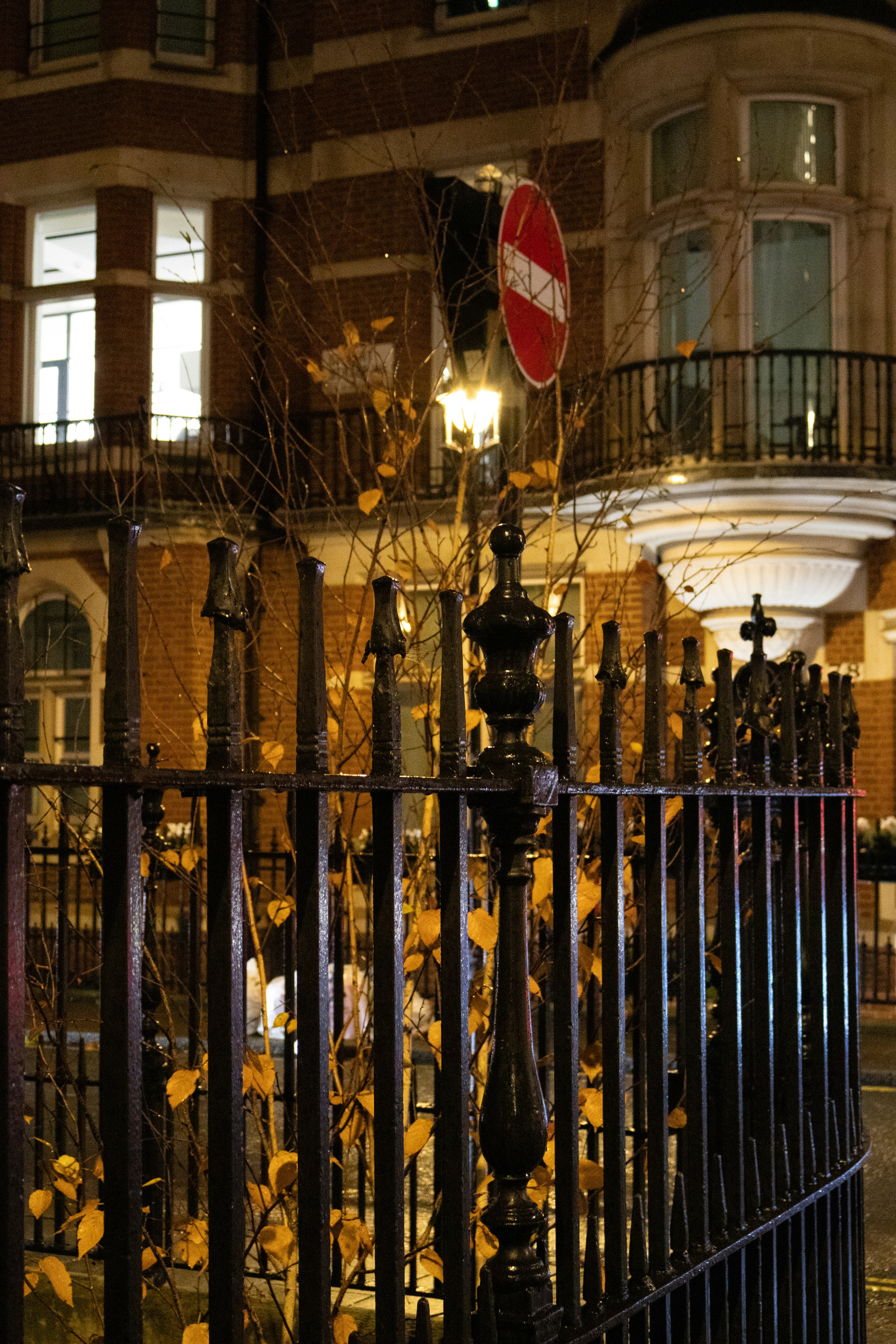 Nocturne Gate: A Quiet Street Behind Cold Iron