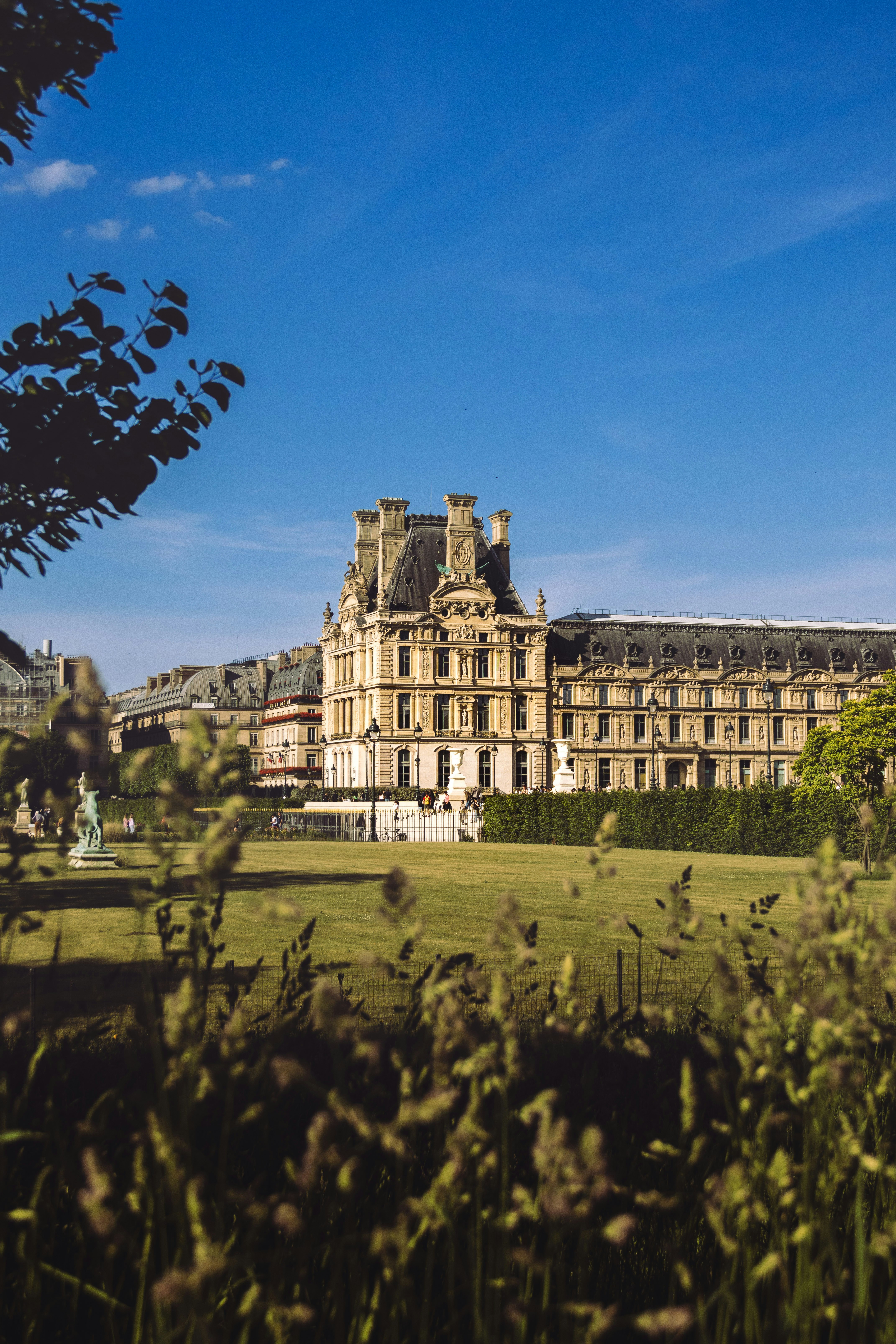 Vue du Musée du Louvre, depuis le Jardin des Tuileries, Paris