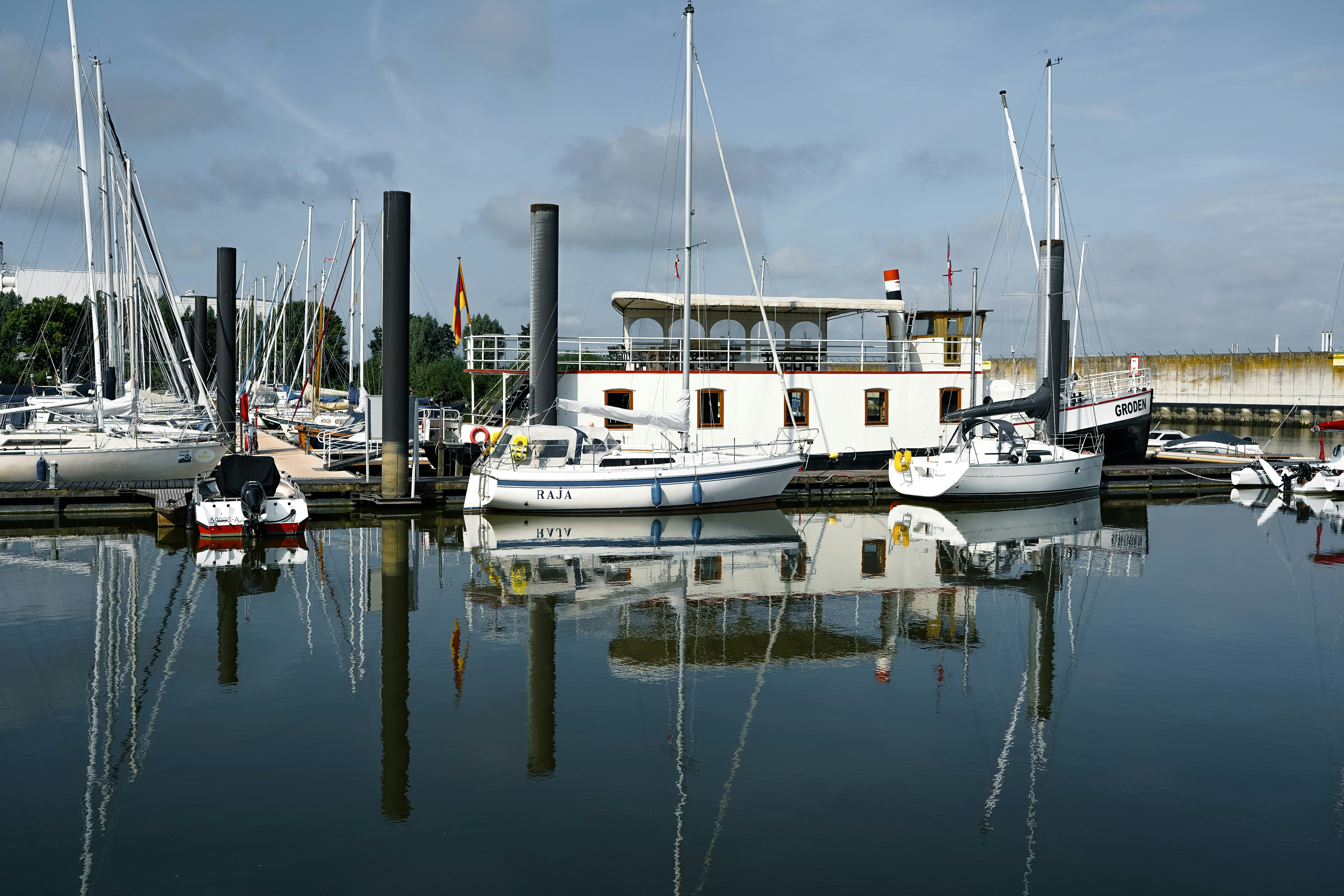 Photo by Wolfgang Weiser with Sony Alpha 7 III