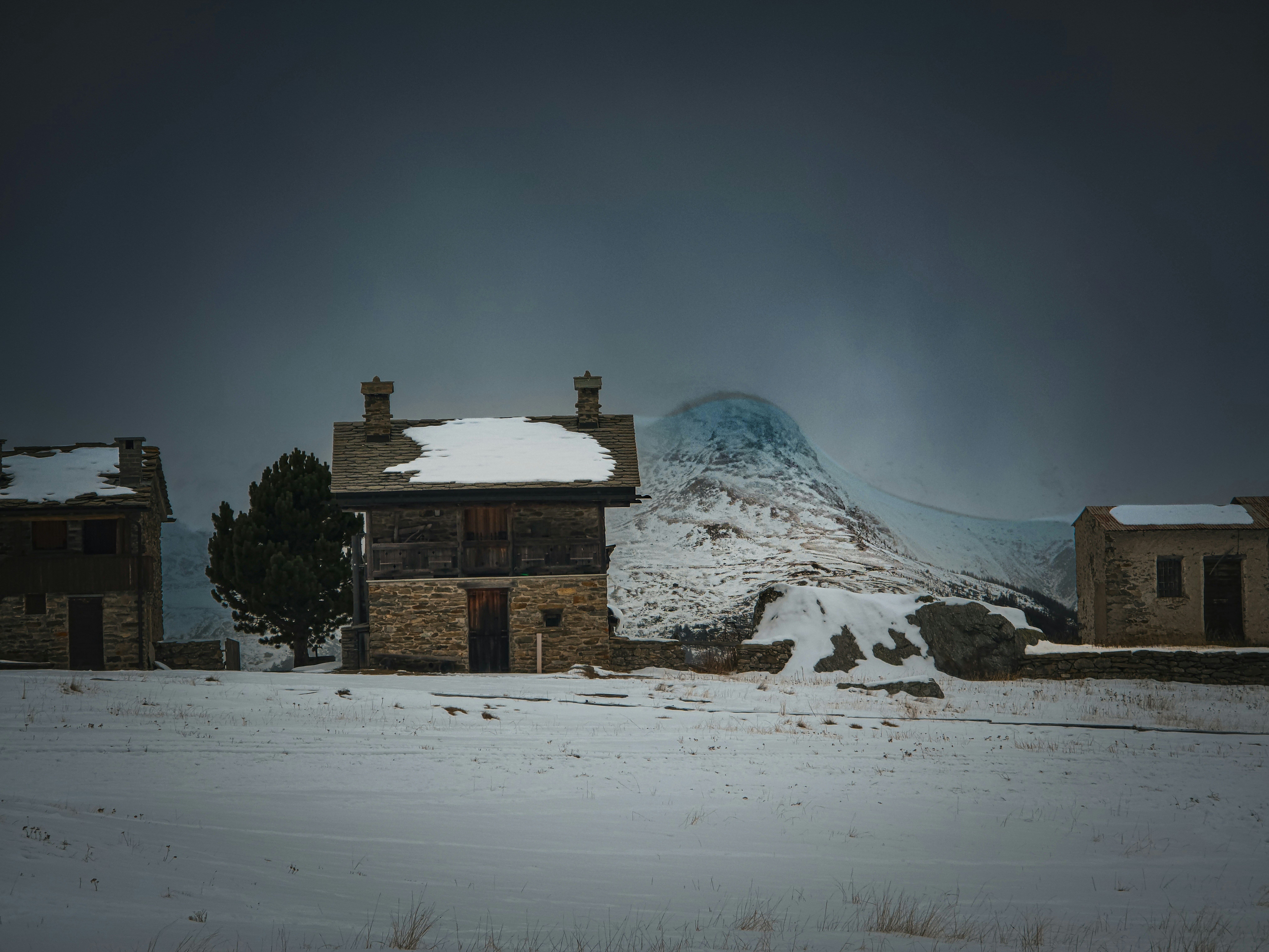Luca Pozzoli (@pozlu0) | Komunitas Foto Unsplash