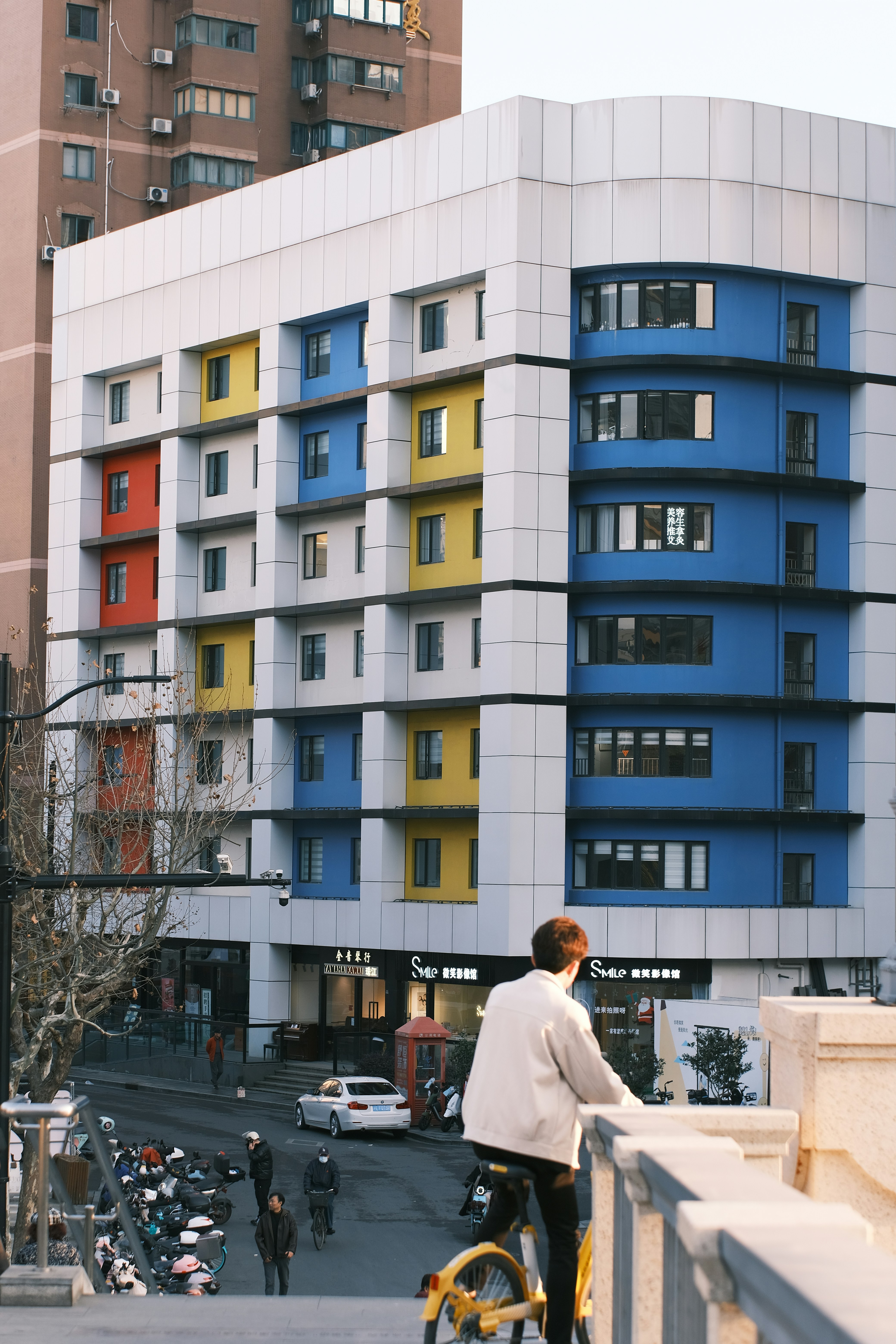 Color Blocked City: A Rider Overlooked by Architects