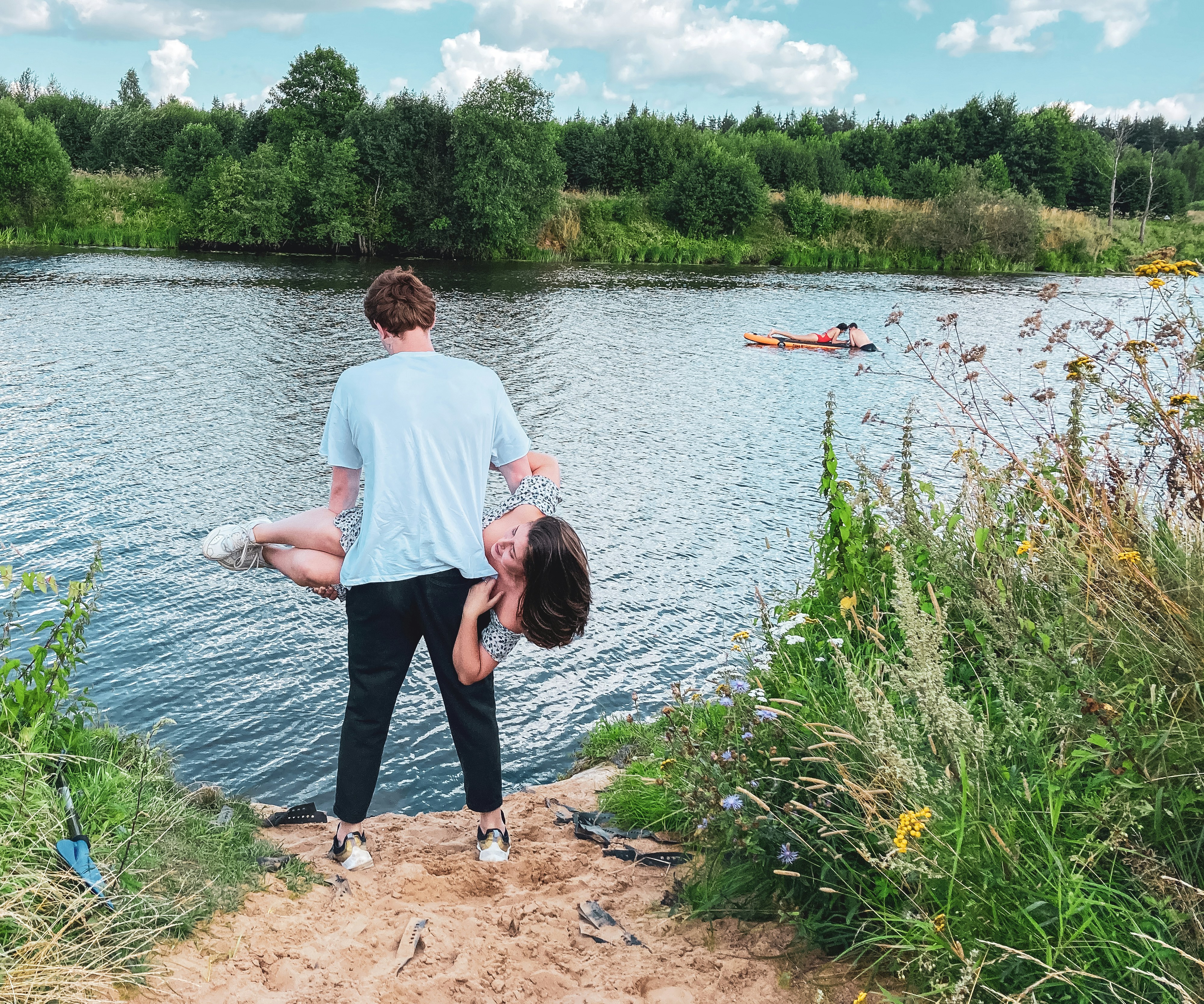 Photo by Aleksandr Dalakian with Apple iPhone SE