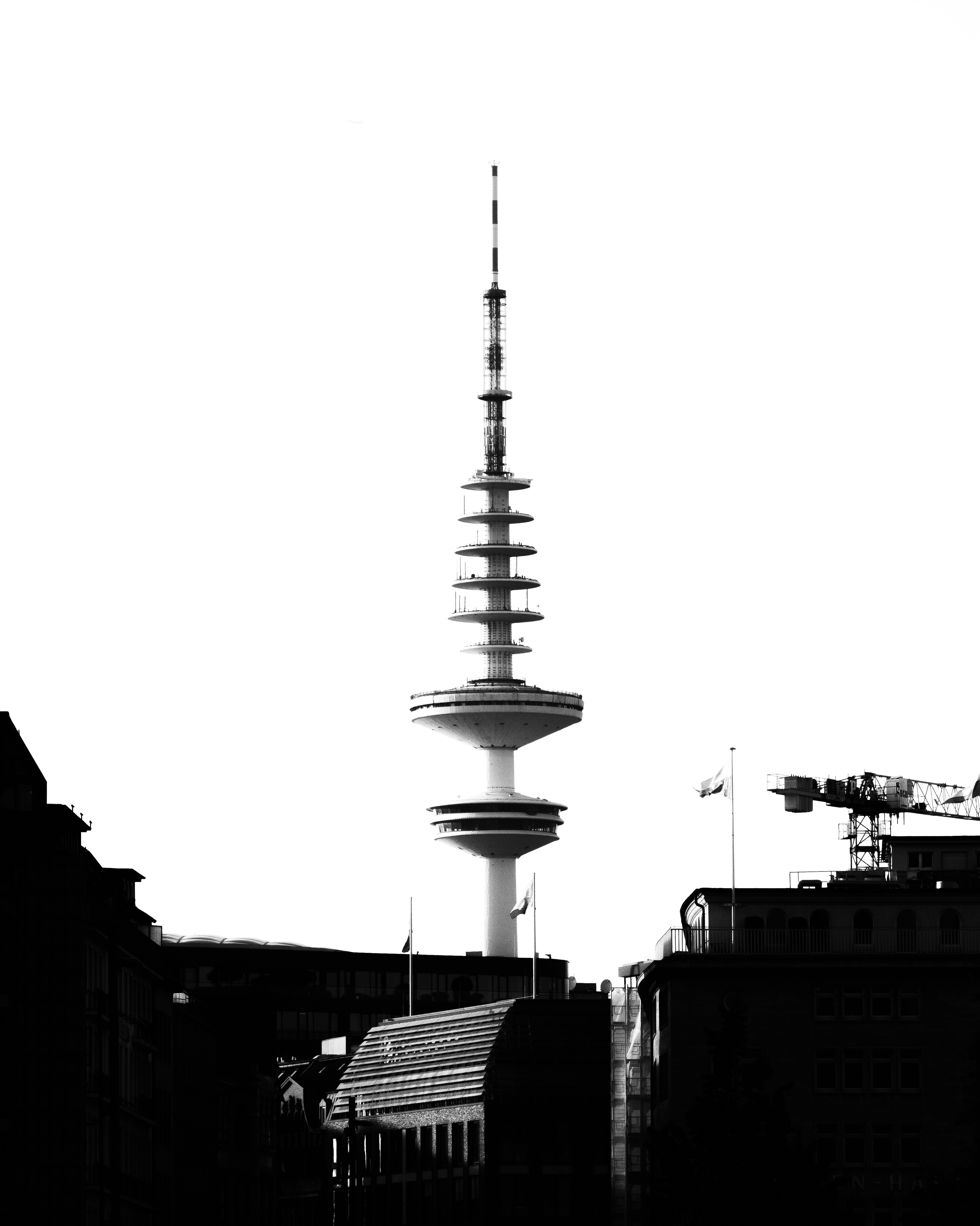 Silhouette Crown: A Tower Rising Above the Cityscape