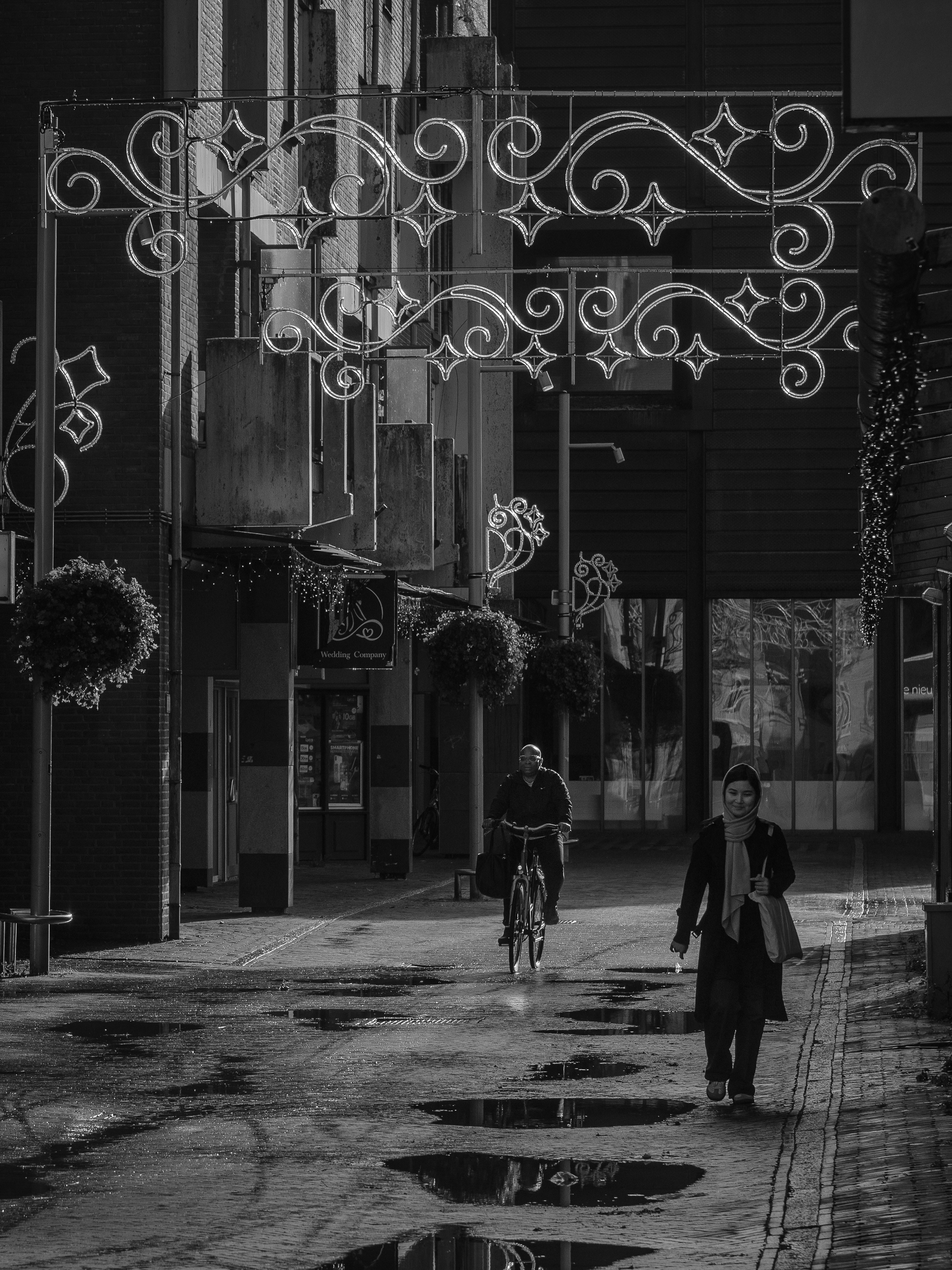 Midstreet Serenade: A Quiet Moment Beneath Ornate Street Lights