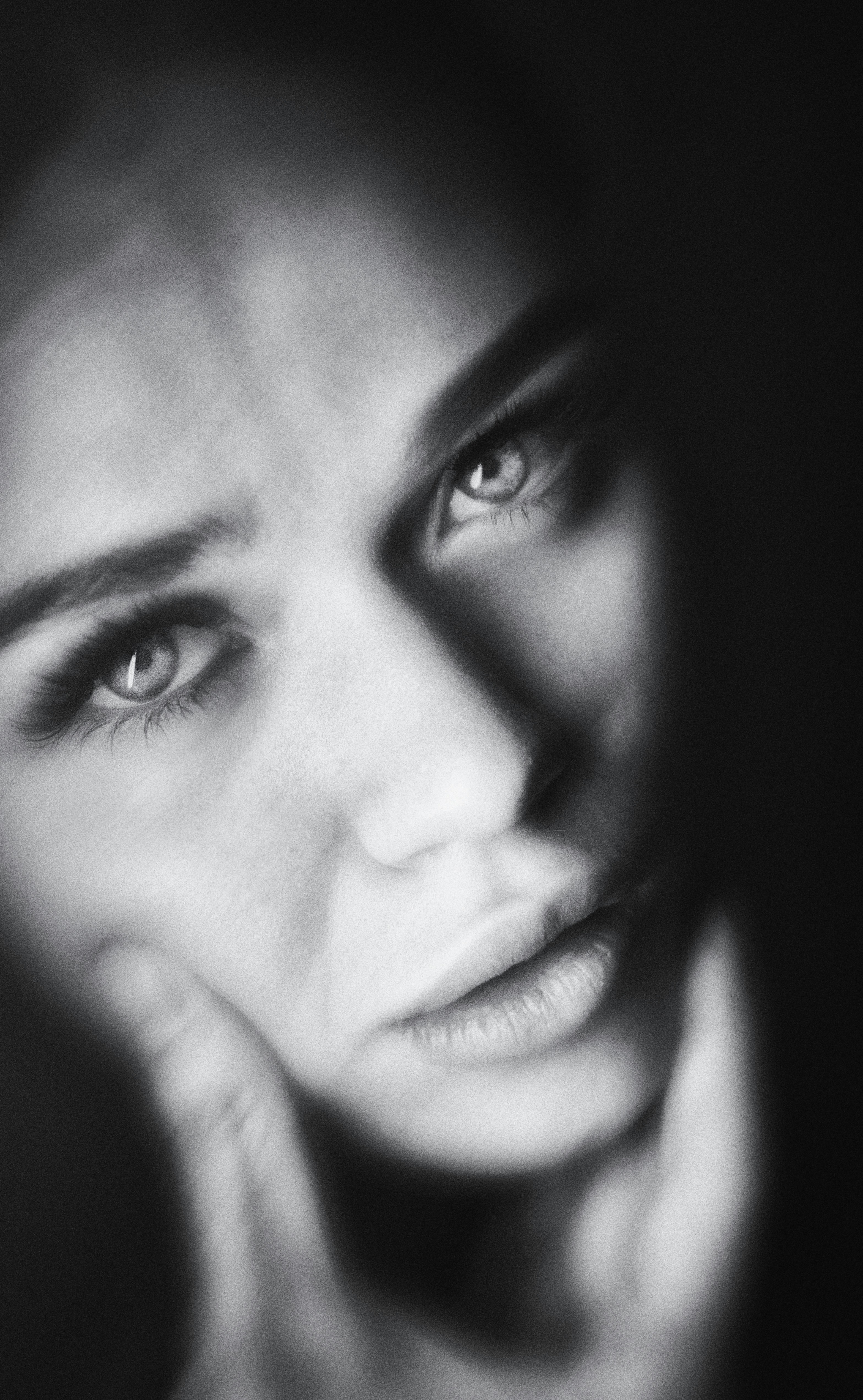 Glimmer in Focus: A Portrait of Intimate Gaze