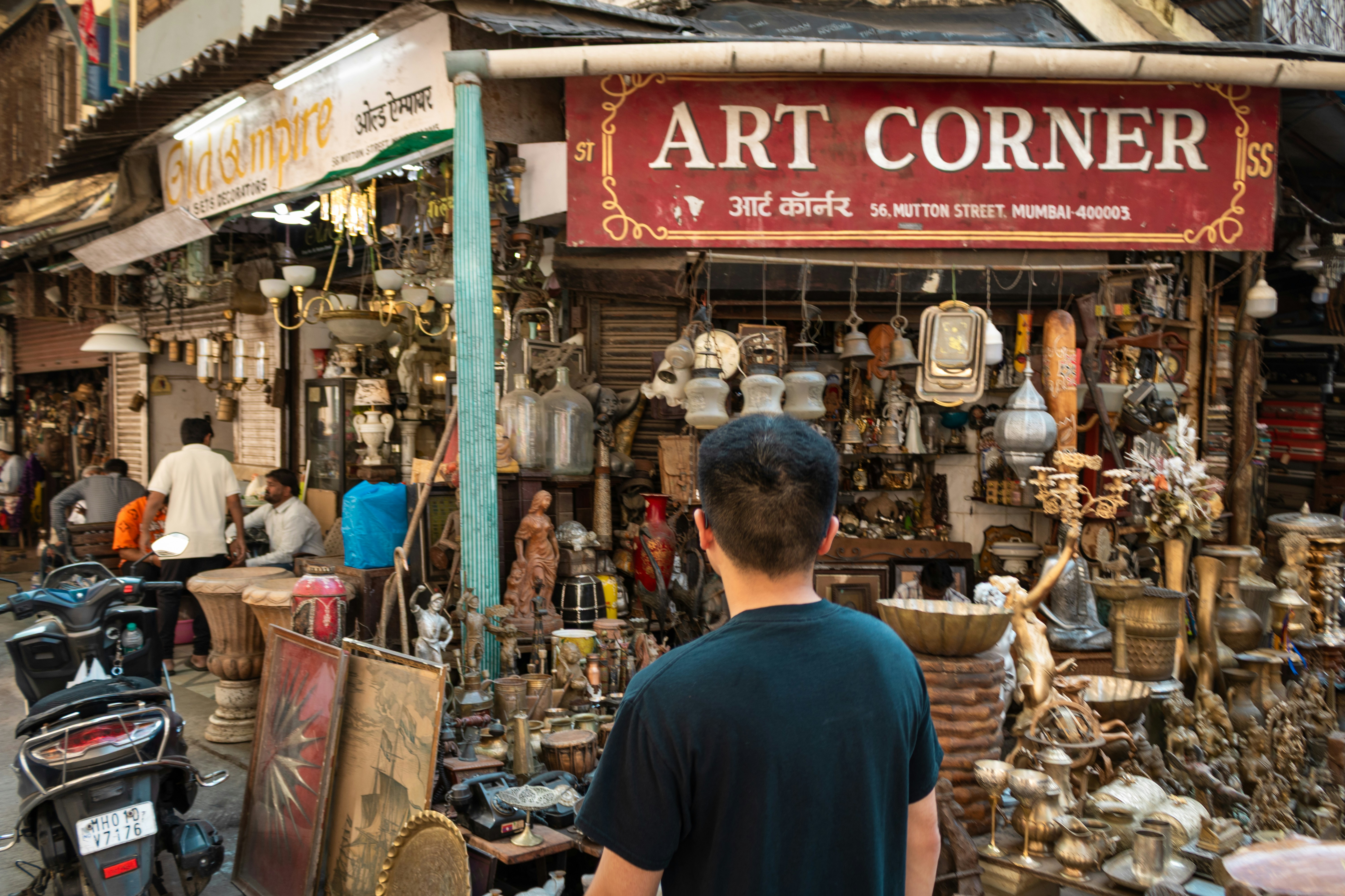 A store at Chor Bazaar, one of the largest flea markets in India, located on Mutton Street, near Bhendi Bazaar in Grant Road, South Mumbai.