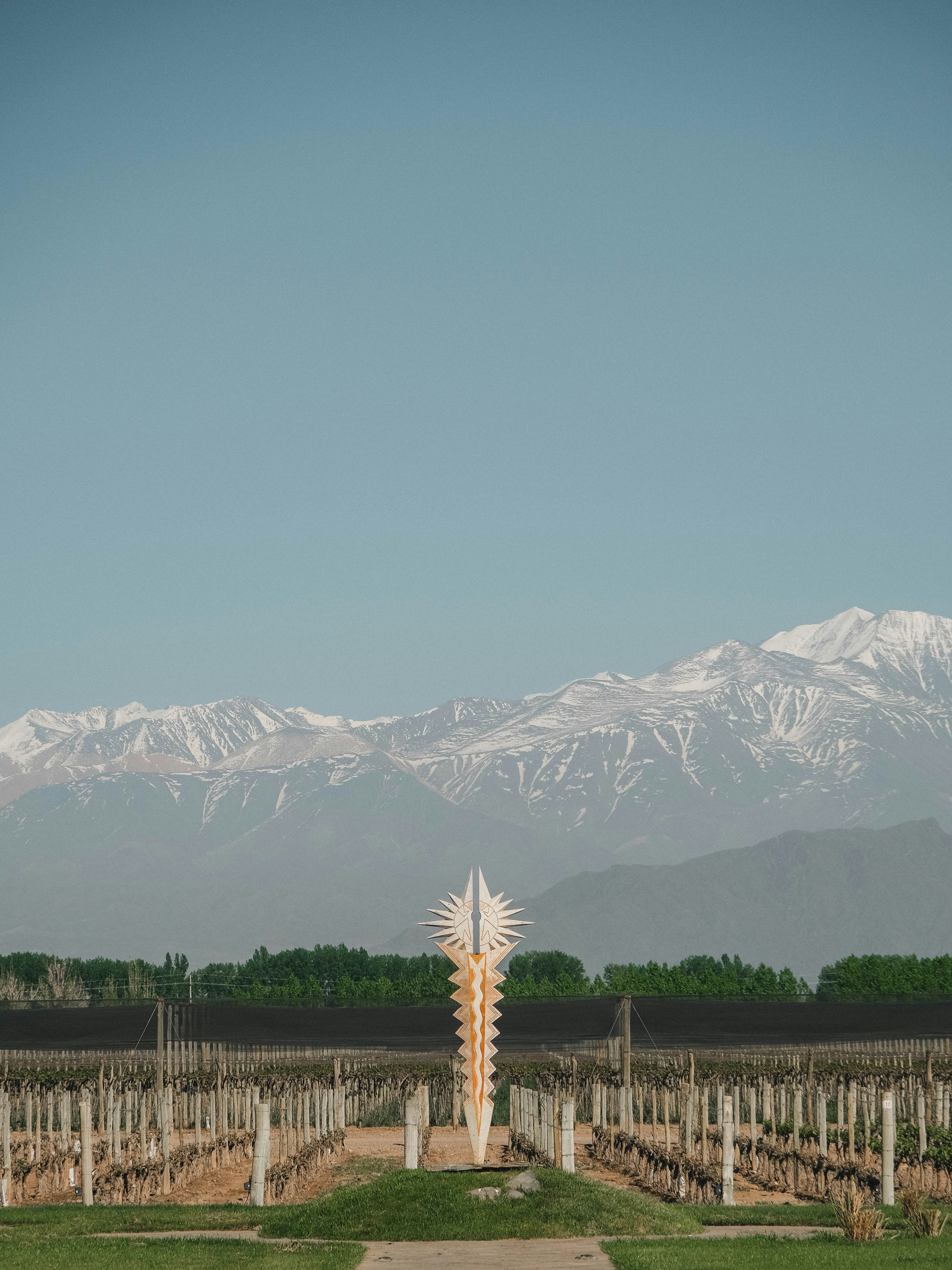 Snowcap Monument: A Silent Runway to the Valleys