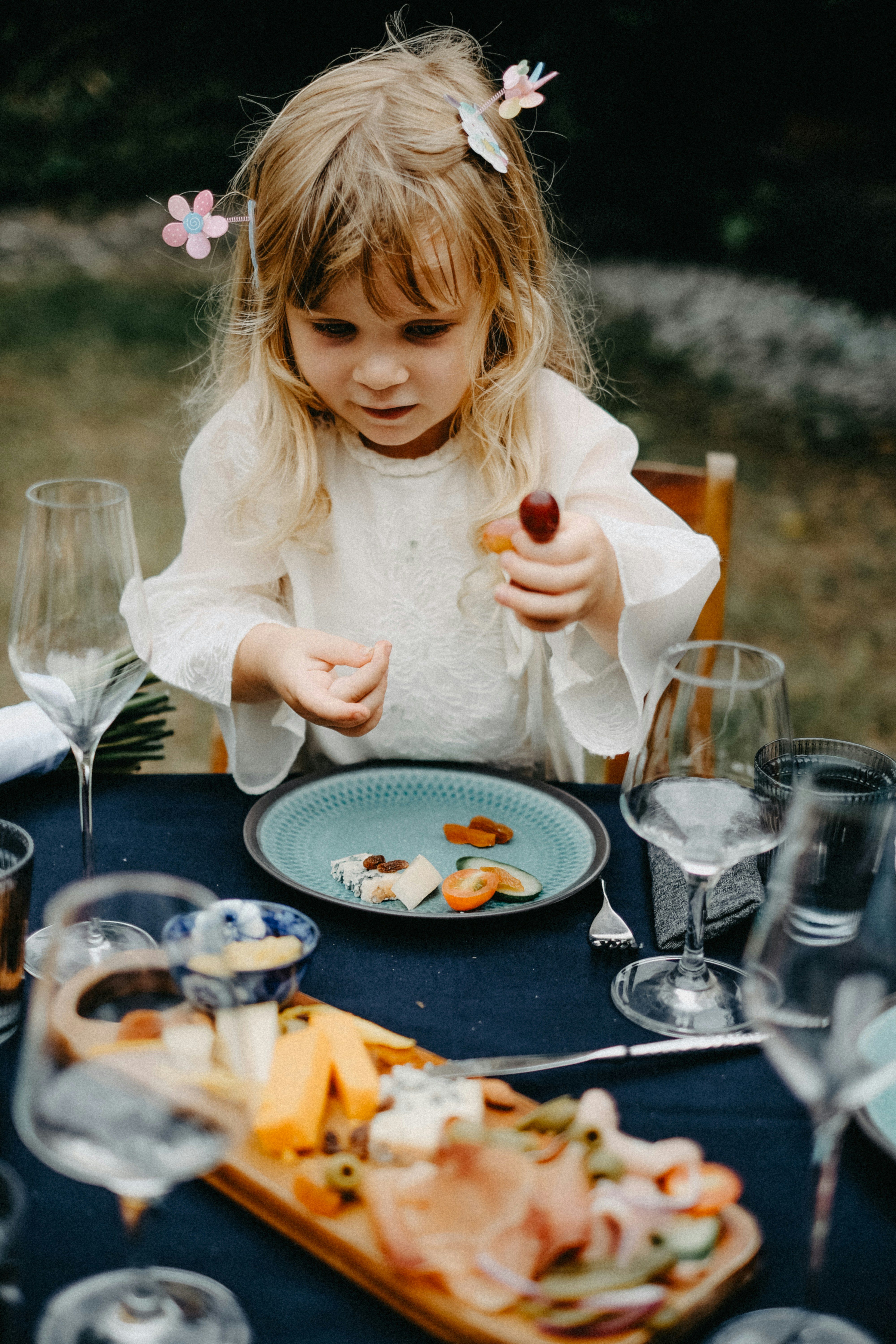 Tiny Host, Big Plate: A Delicate Picnic Moment