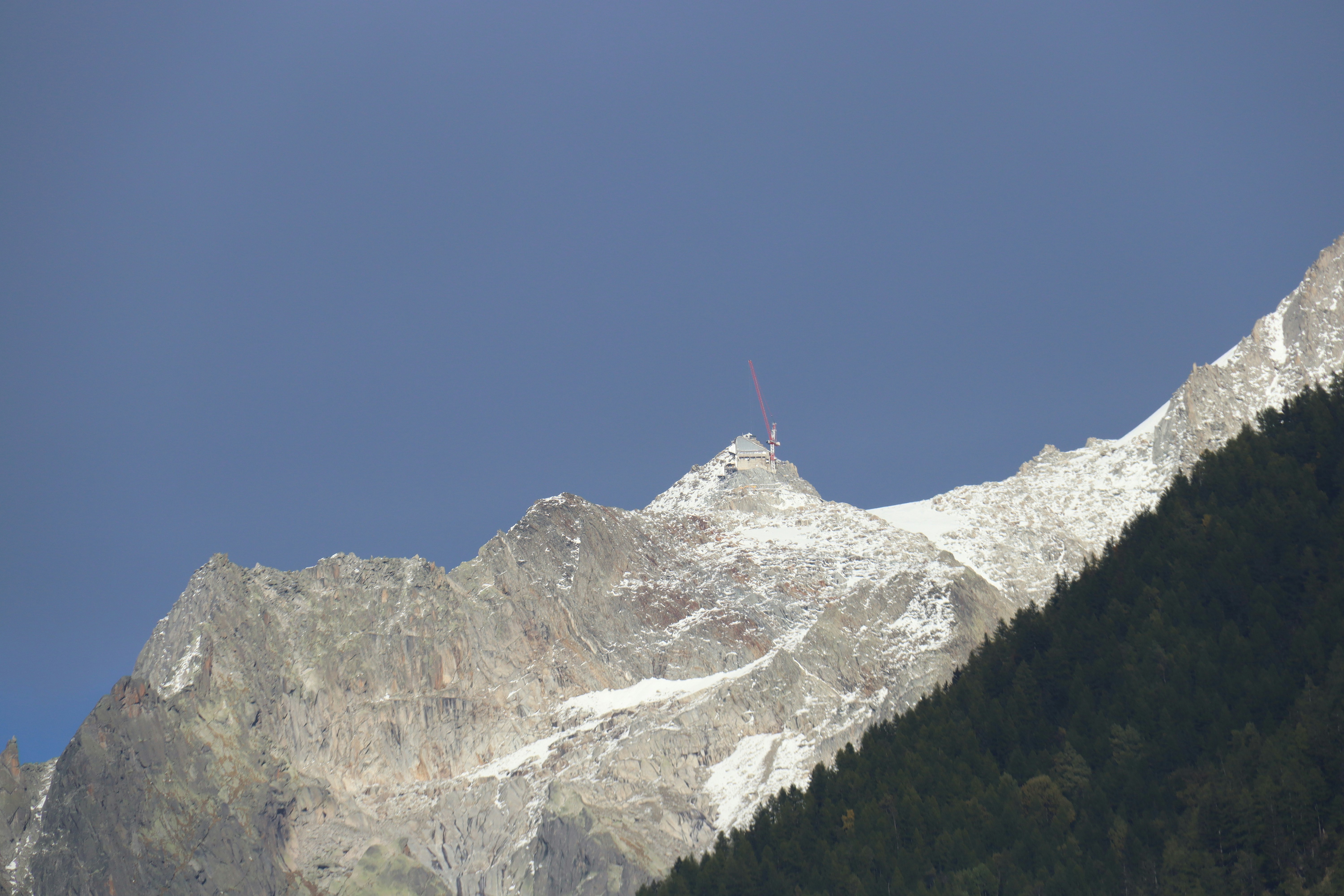Craggy Summit under a Crisp Alpine Sky