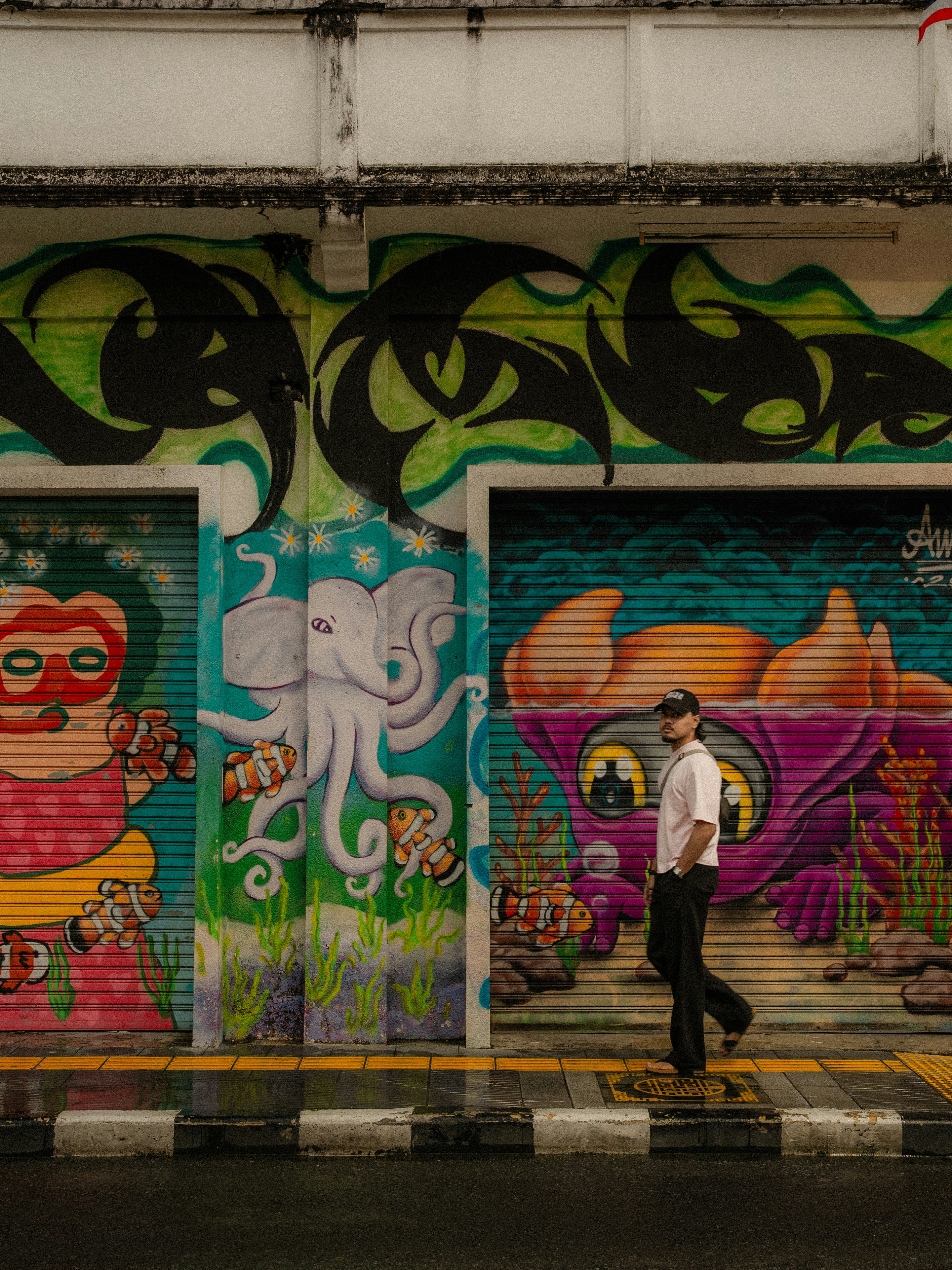 Concrete Canvas: The Man in Graffiti Alley