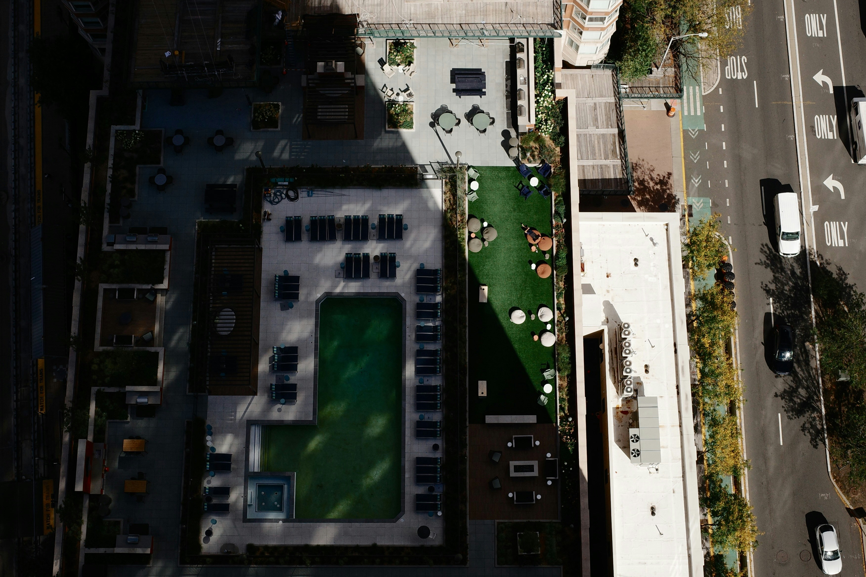 Photo by Matthew Zheng with Ricoh GR Digital IV