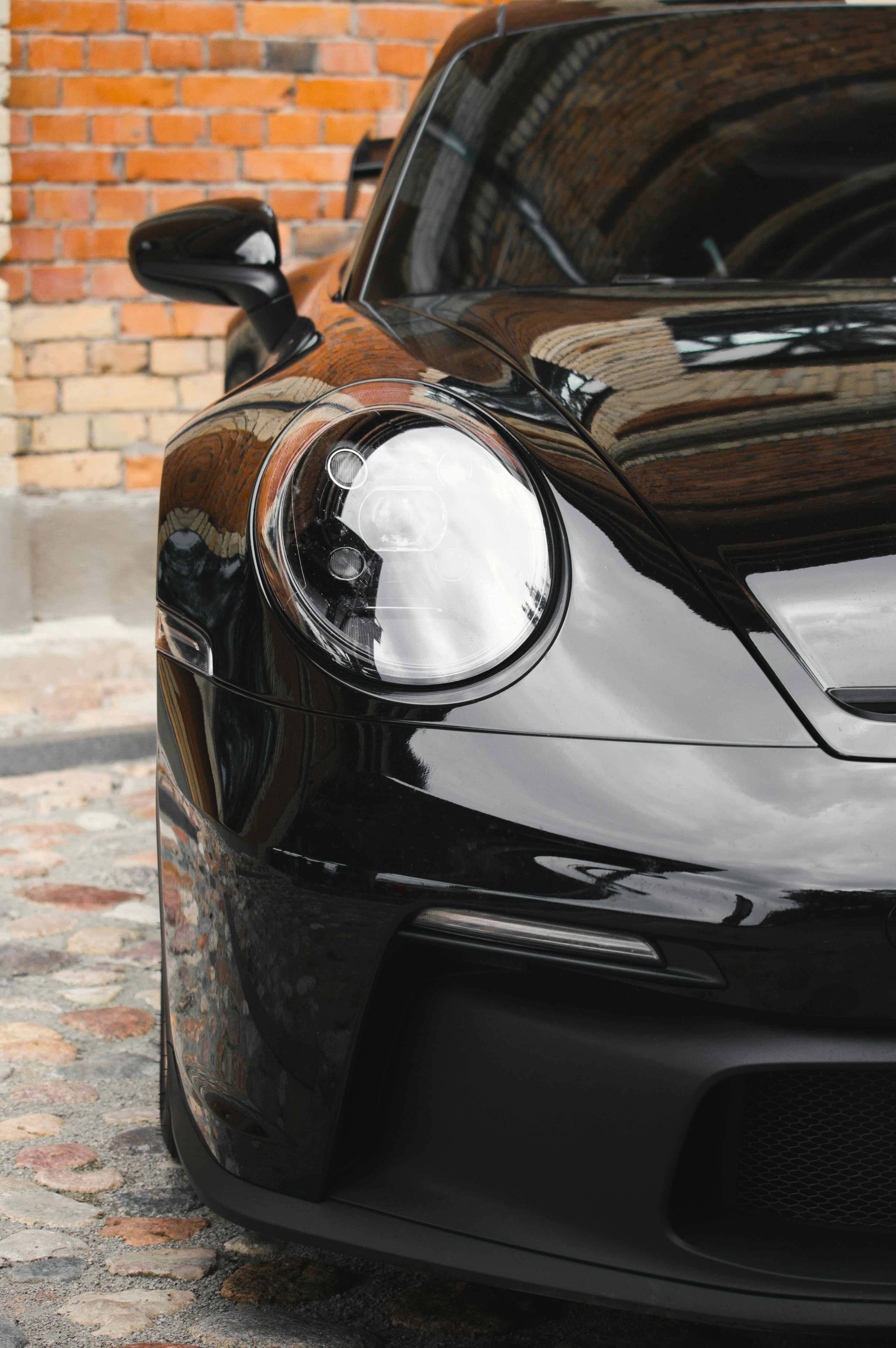 Jet black Porsche 911 (992) GT3