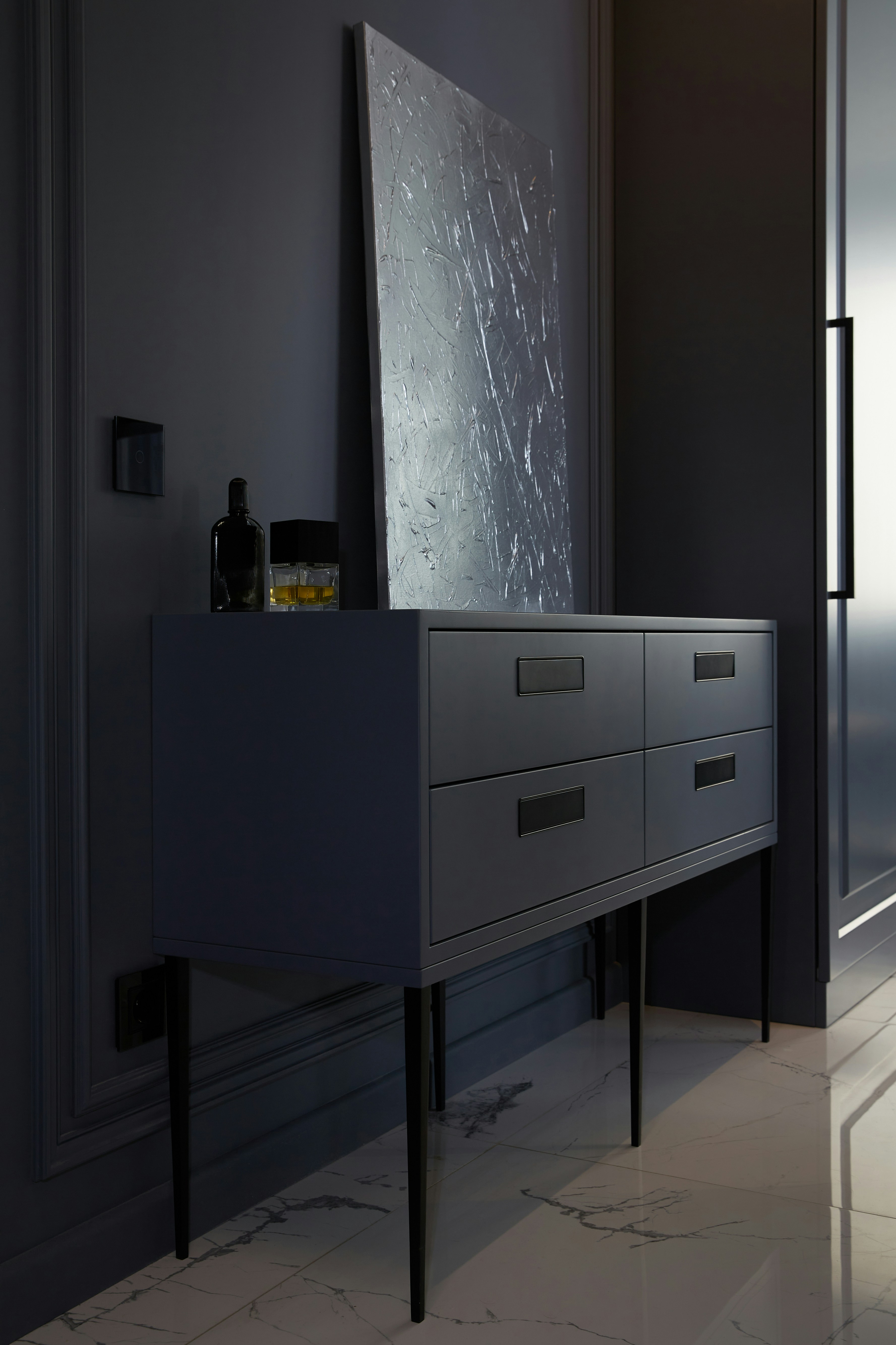 Midnight Calibre: A Narrow Console in a Dim Corridor