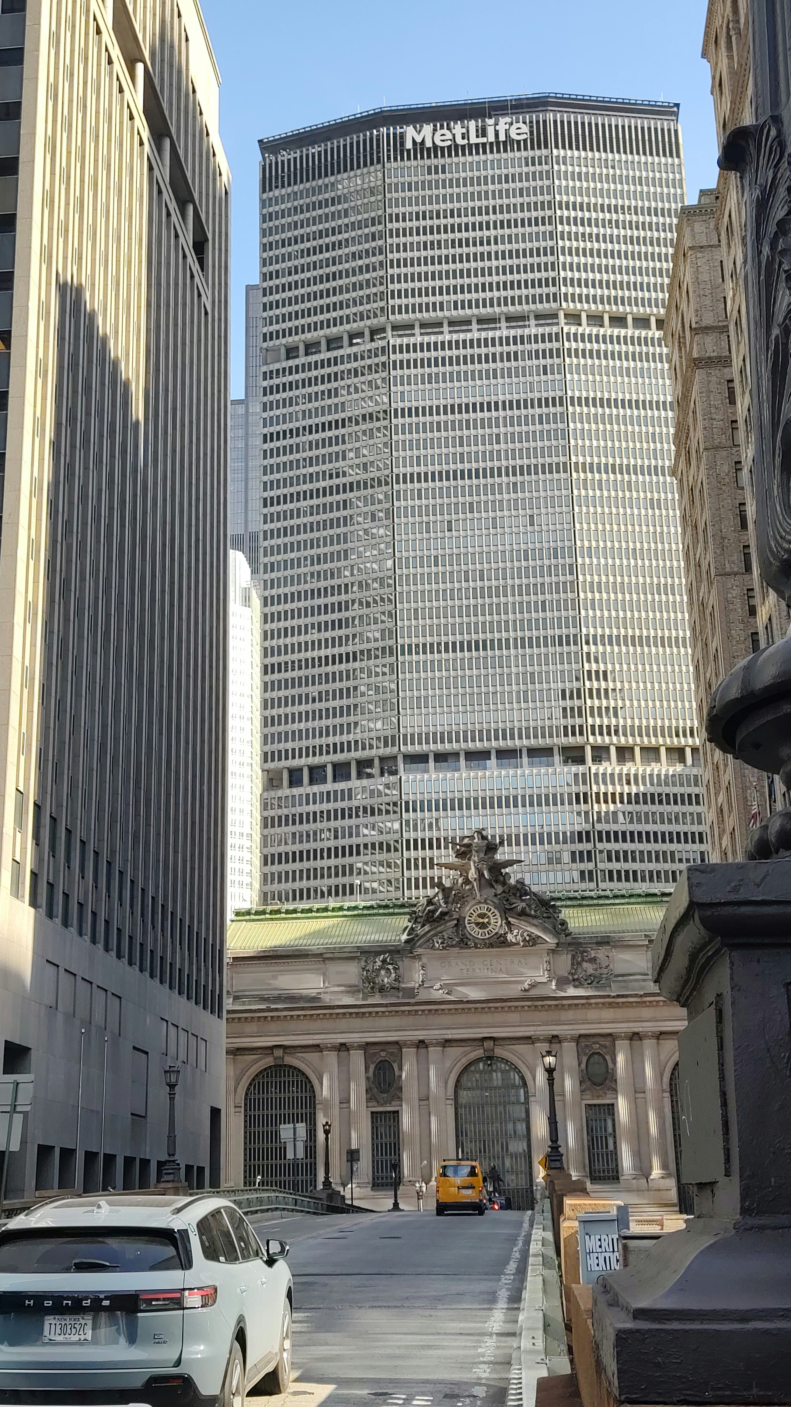 Banking on Towers: MetLife against the Historic City Gate