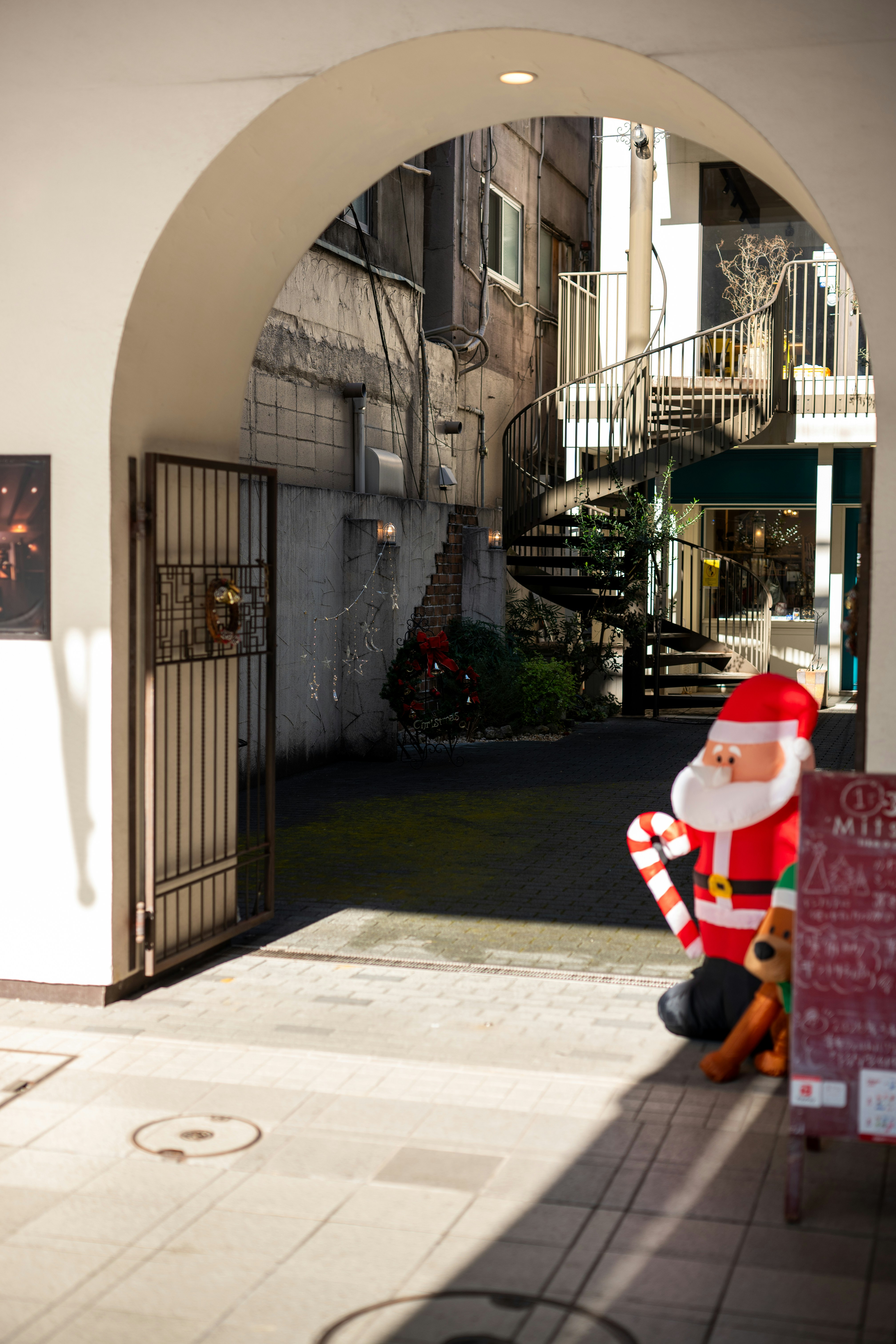 Santa at the Courtyard Archway