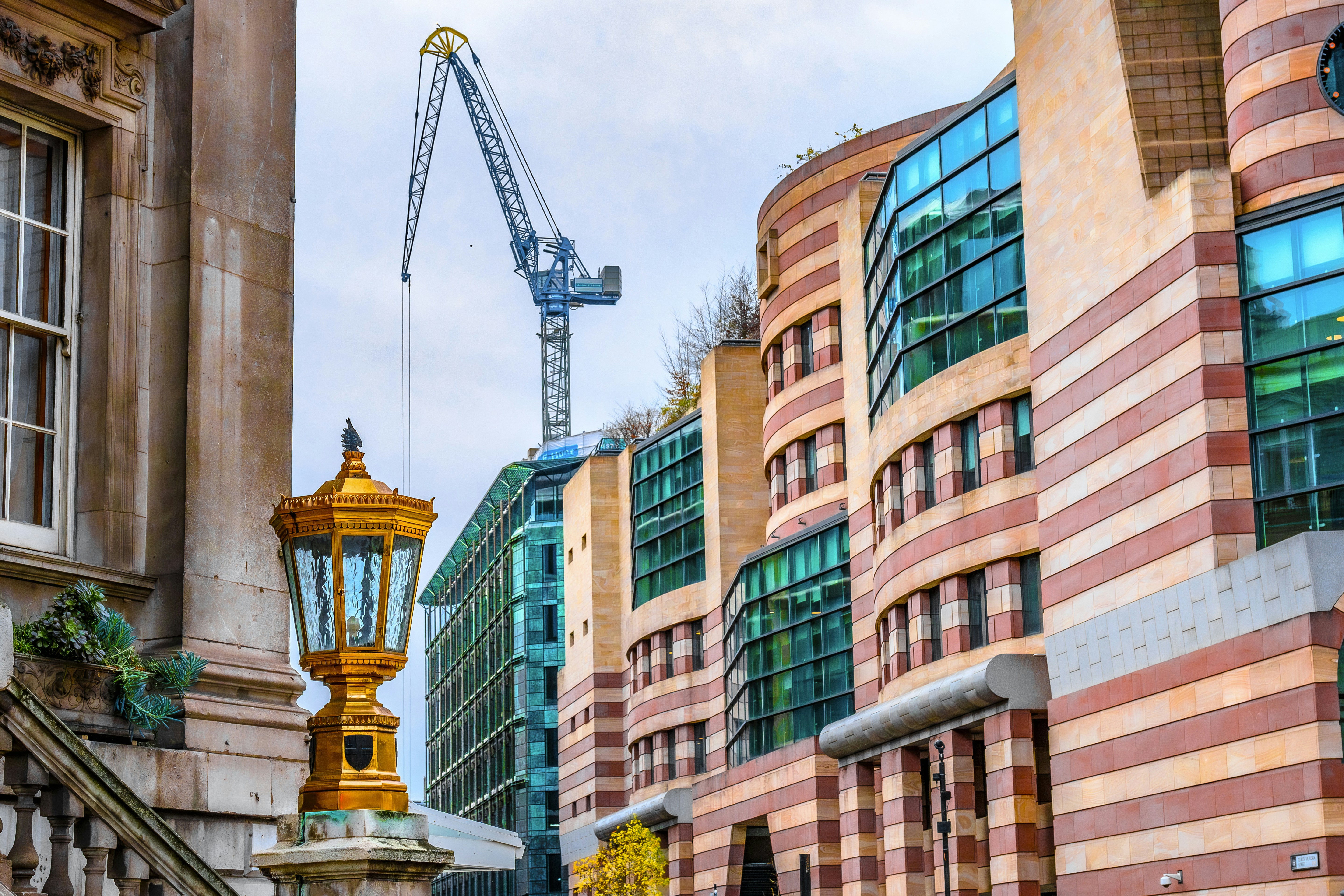 Urban Blend: Historic Lantern Meets Modern Facades