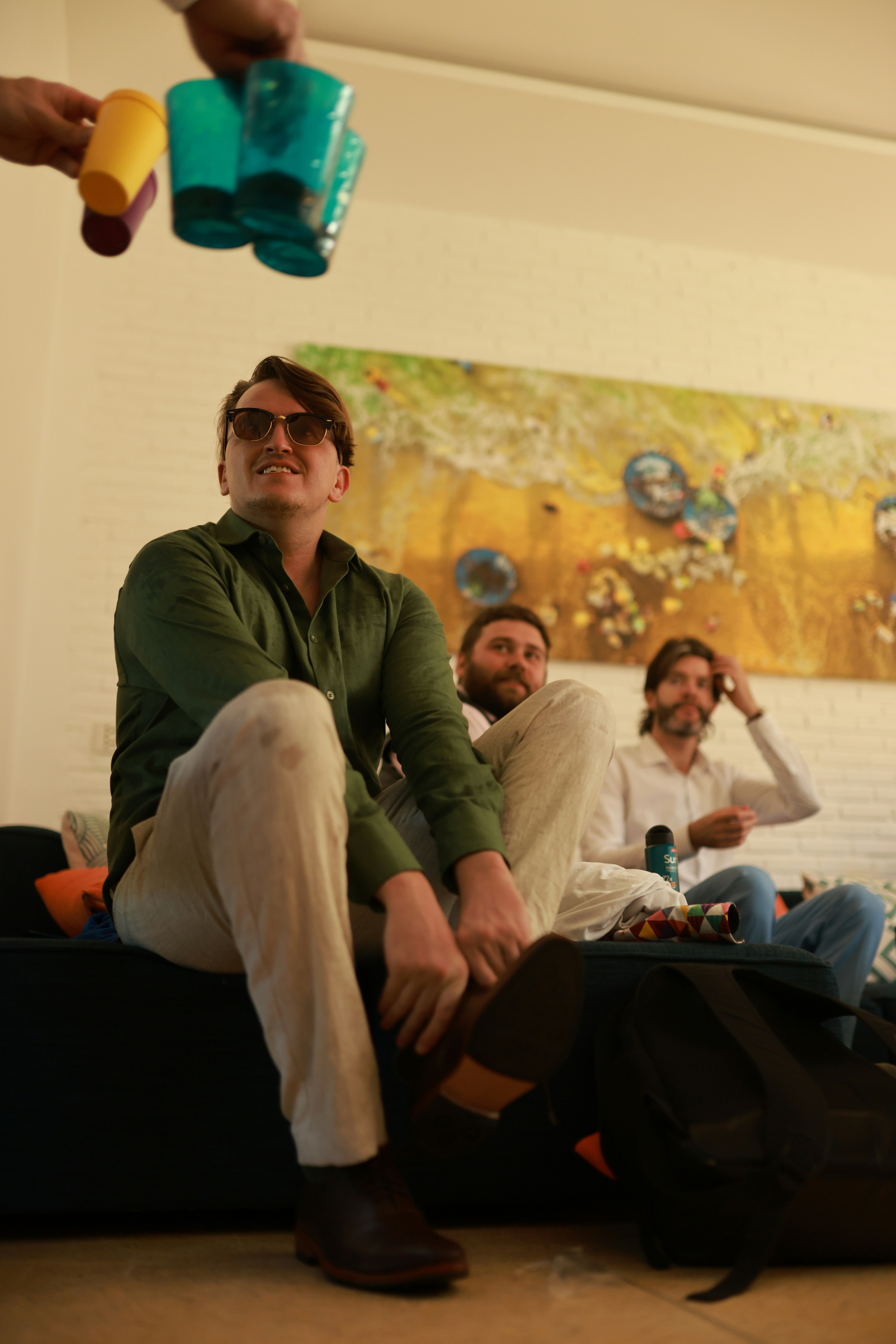 Outtakes on the Couch: Friends Escape the Show with Cup Rlares