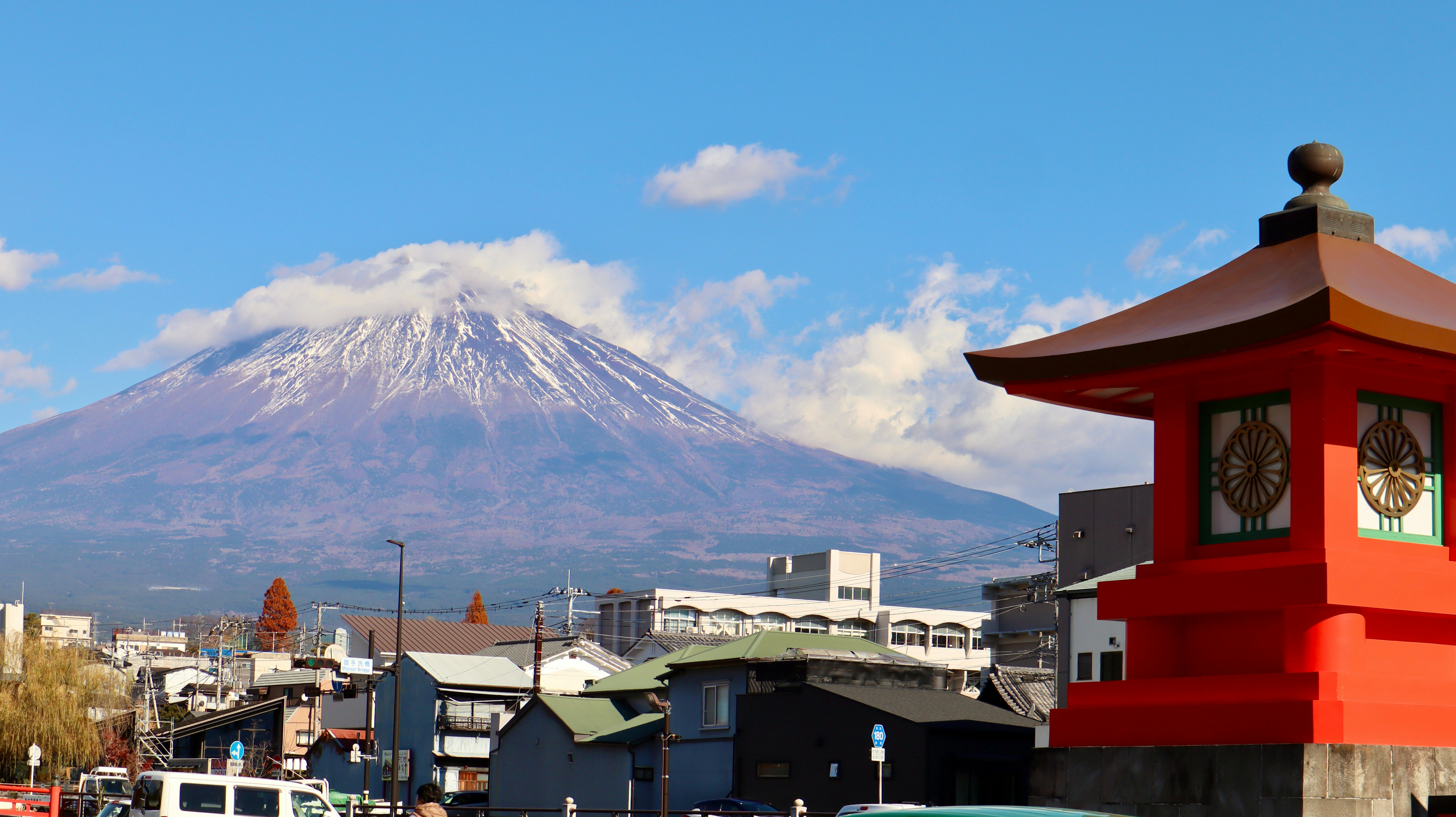 Red Lanterns and Snow-capped Peak: A Quiet City Shrine Portrait