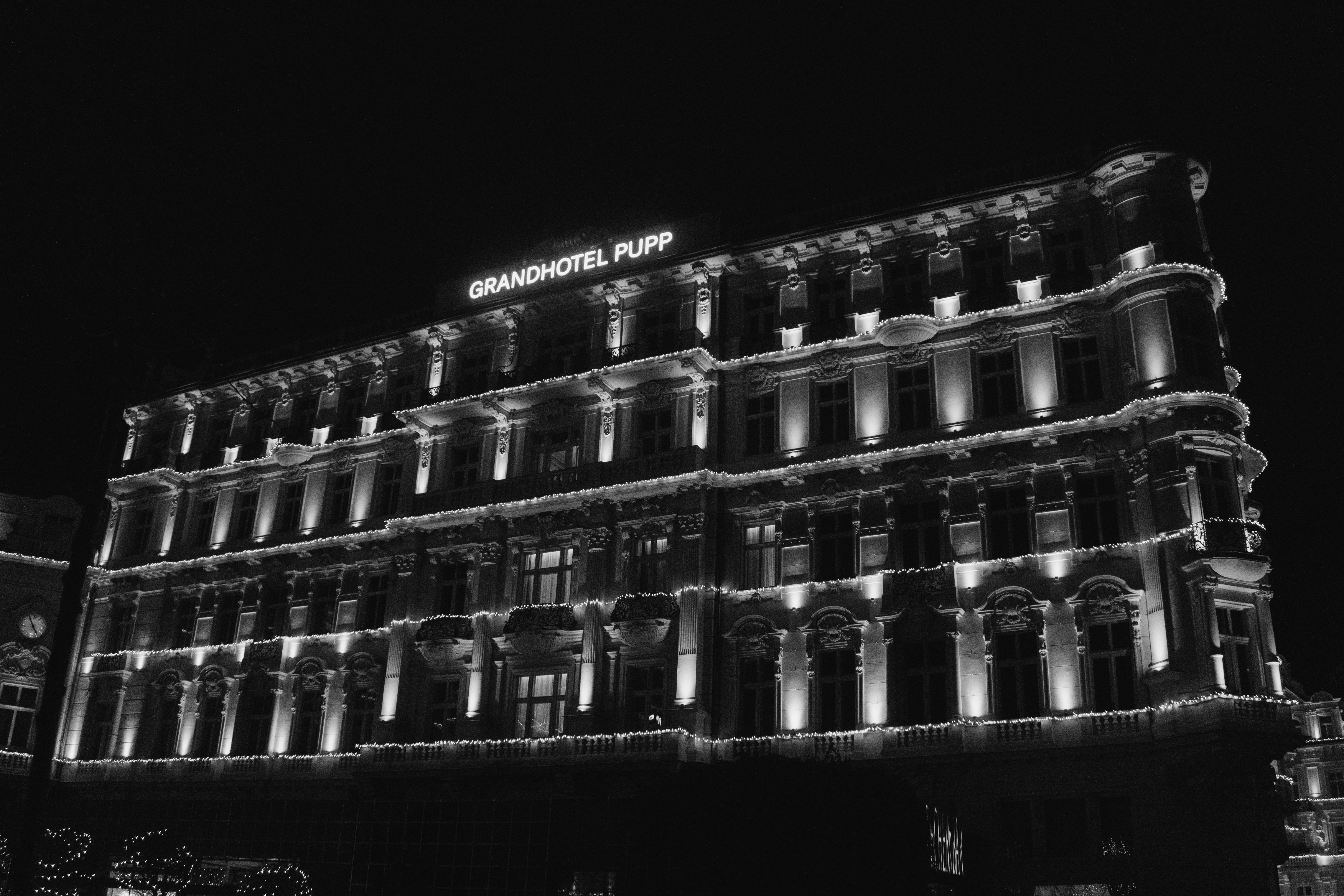Grand Facade in Night Lumière