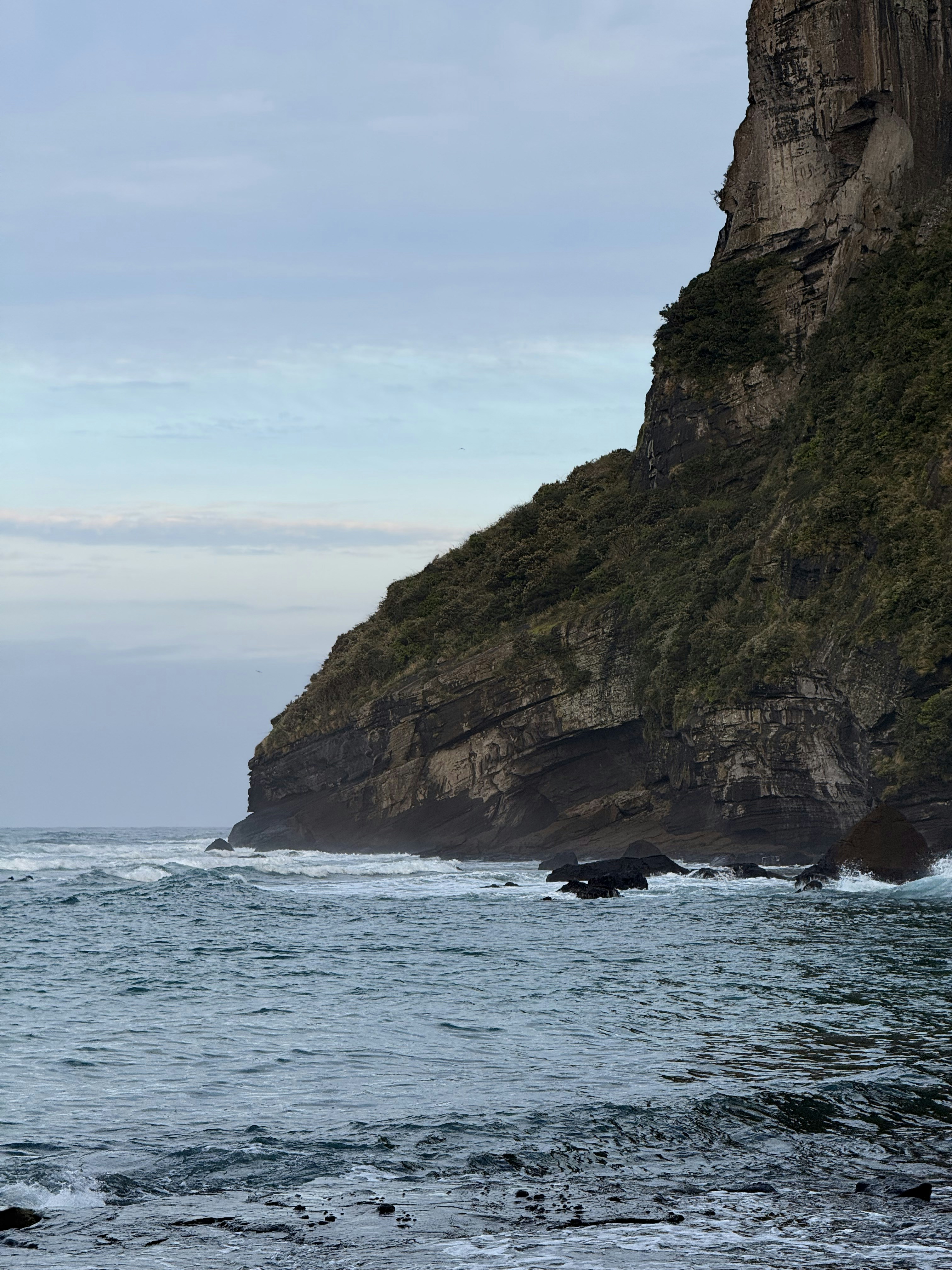 Cliffside Sea Edge: A Quiet Boundary Between Ocean and Cliff