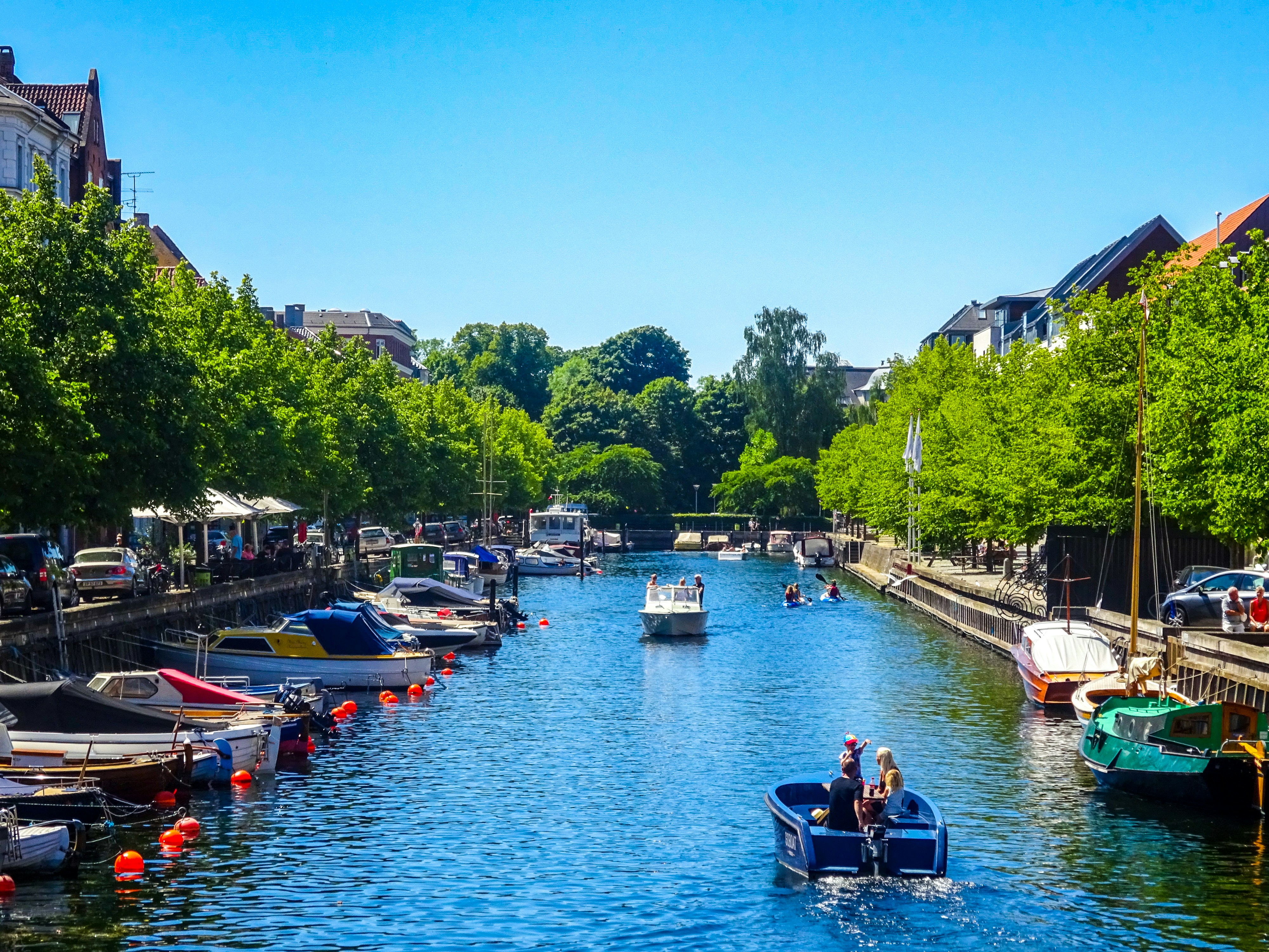 Photo by Nikolai Kolosov with Sony Cyber-shot WX350