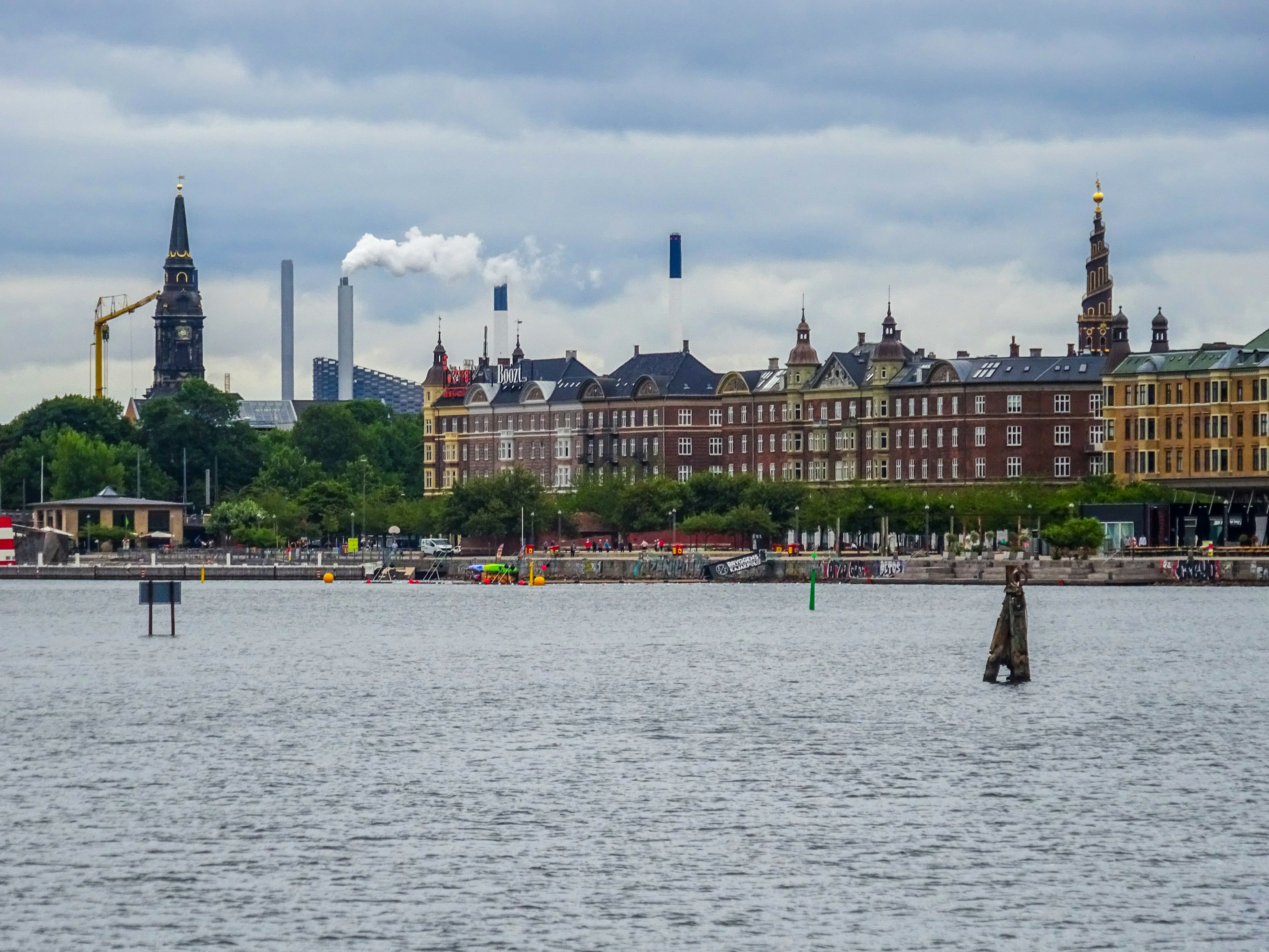 City by the Water: Dockside Row and Historic Horizons
