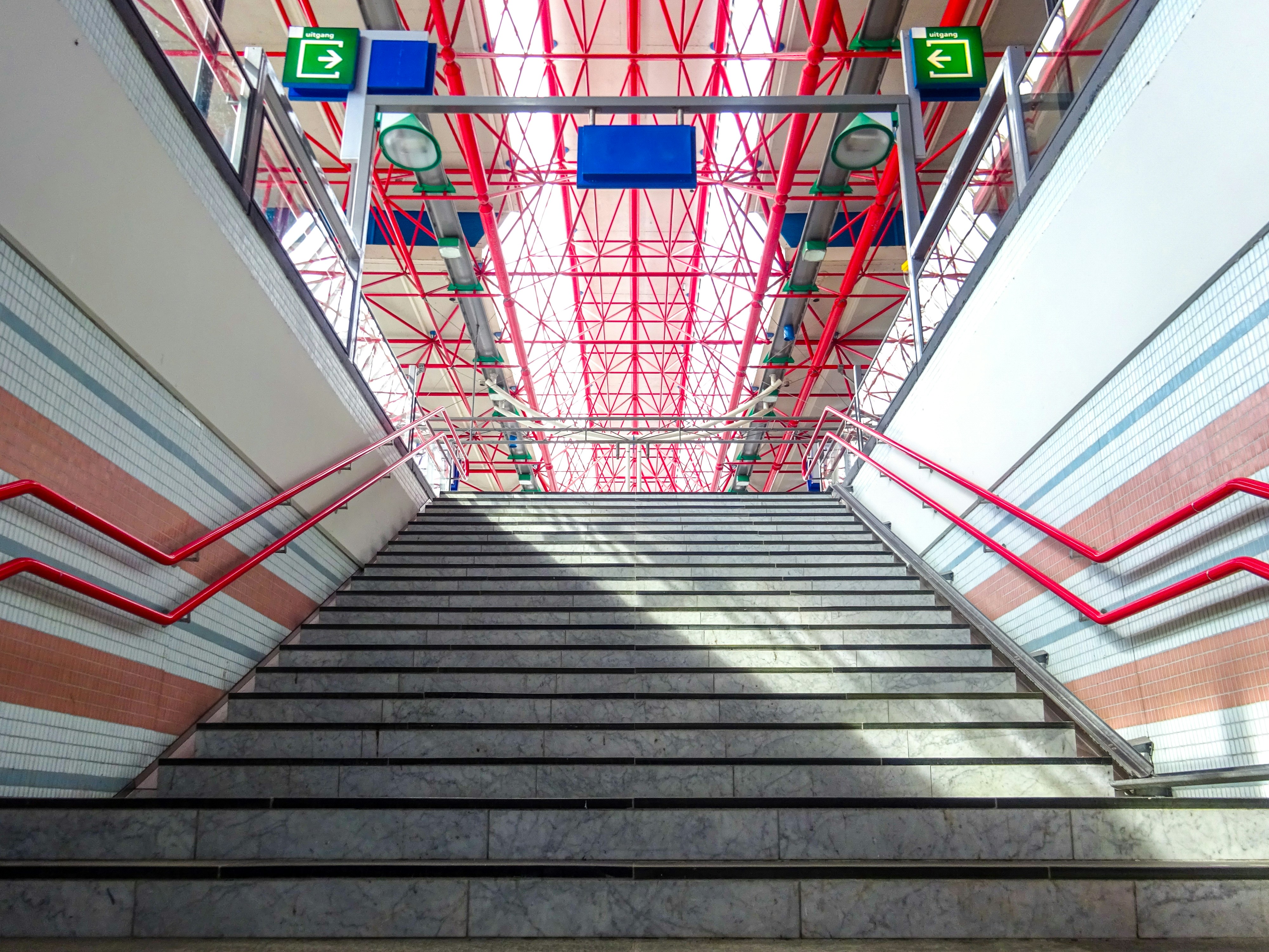 Descending into the Red-Caned Stairway