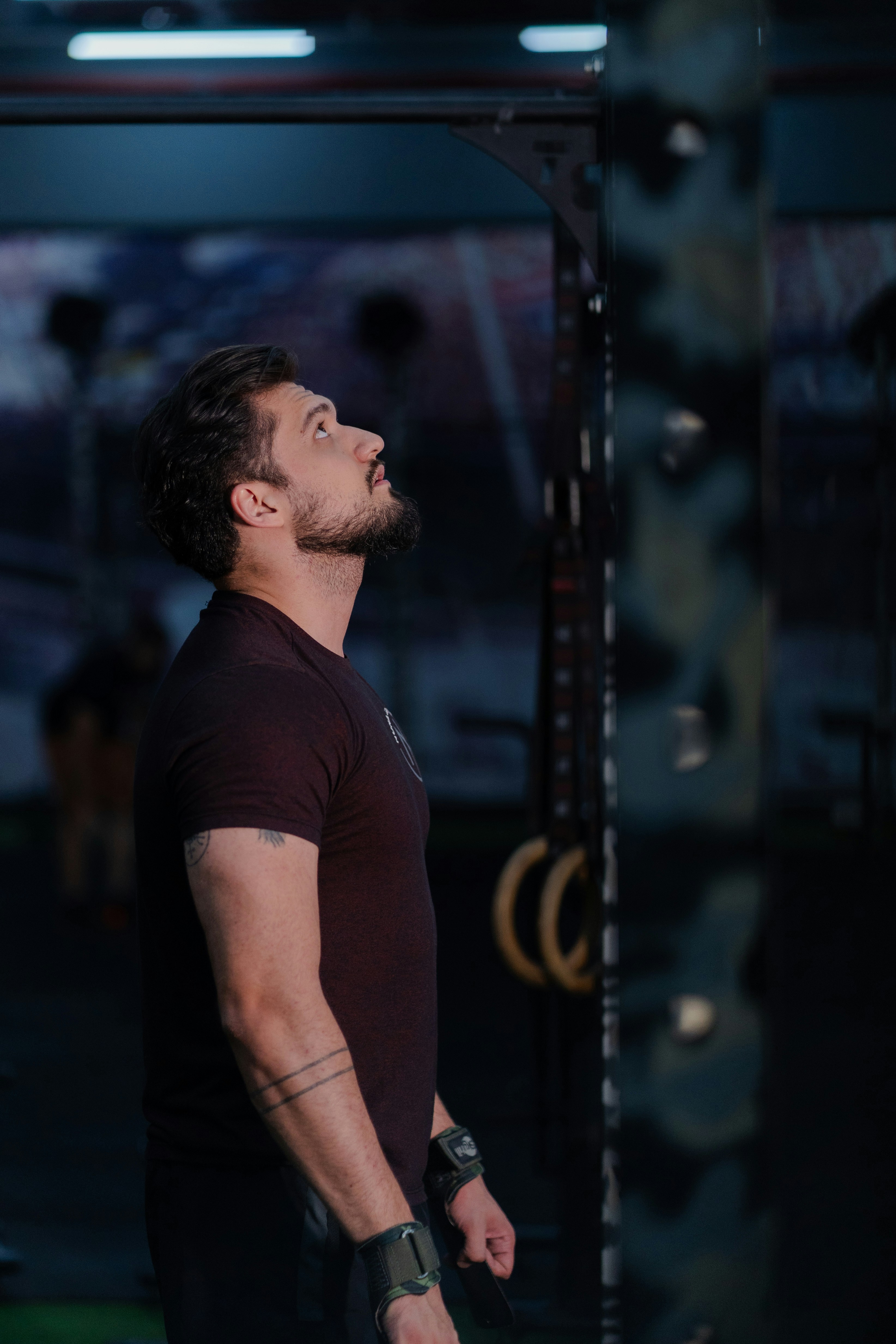 Riser of Focus: A Yeoman in the Gym’s Quiet Spotlight