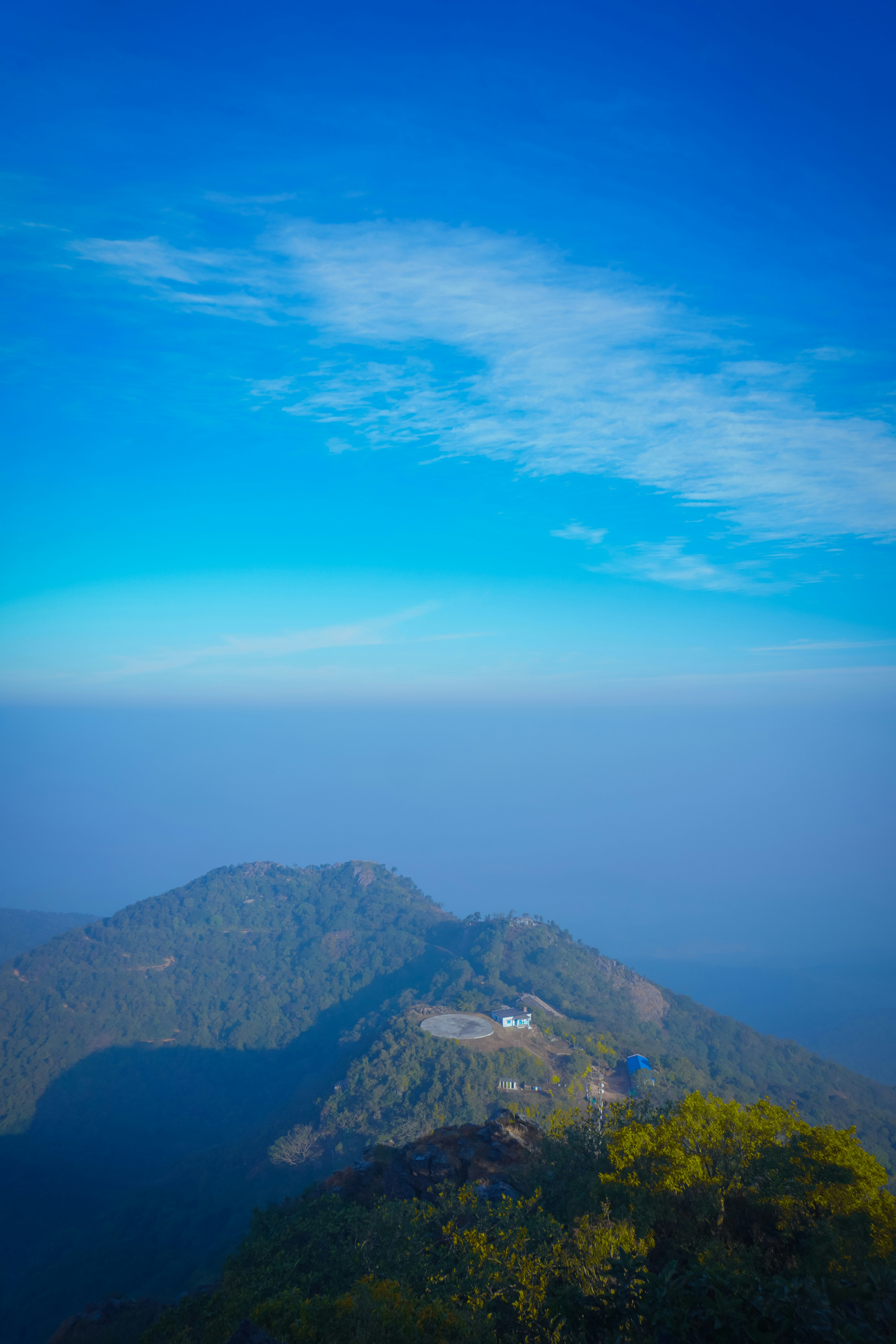 Blue Ridge Horizon: A Quiet Vista from the Mountain Rim