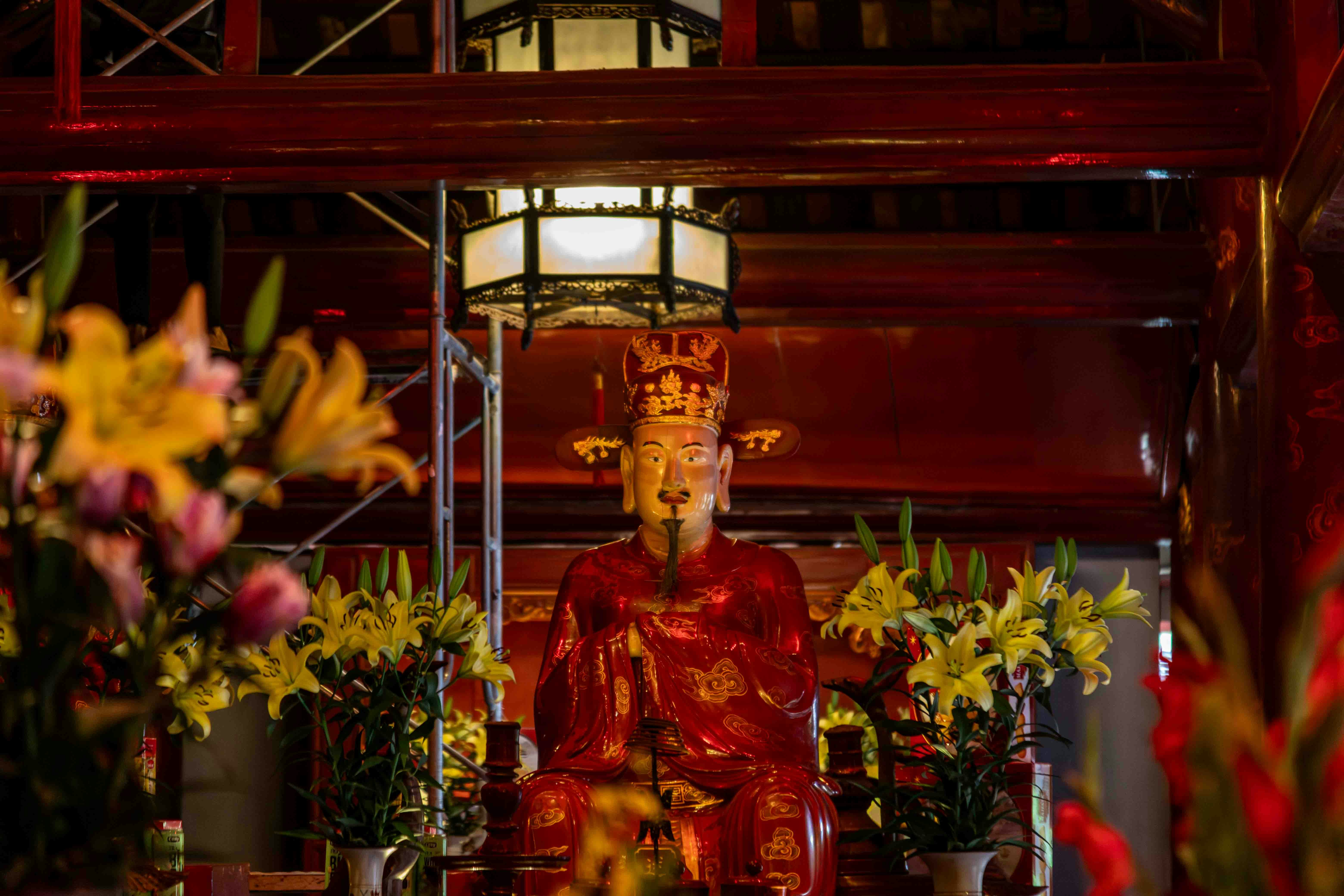 Emperor in Red: A Shrine's Quiet Reverence