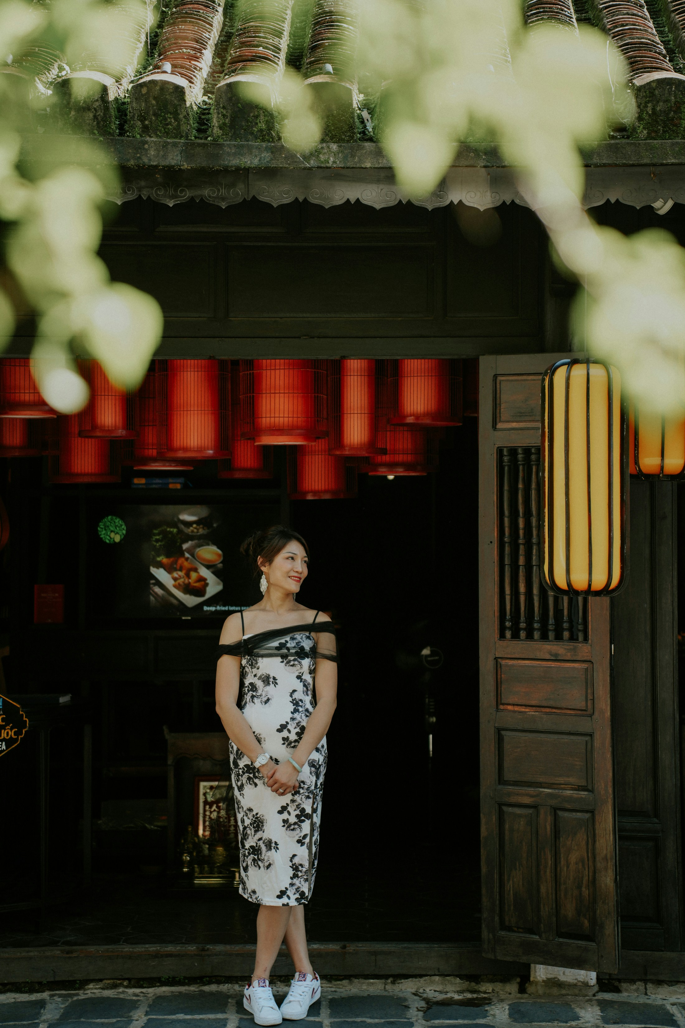 Elegance in the Lantern Gate