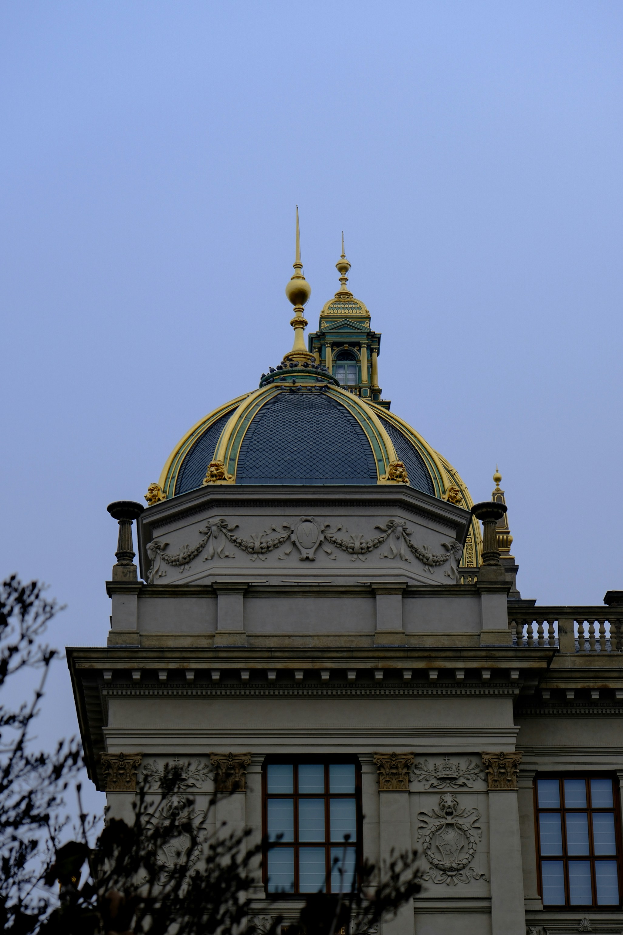 Dome of Distinction: Ornate Global Courtyard Crown