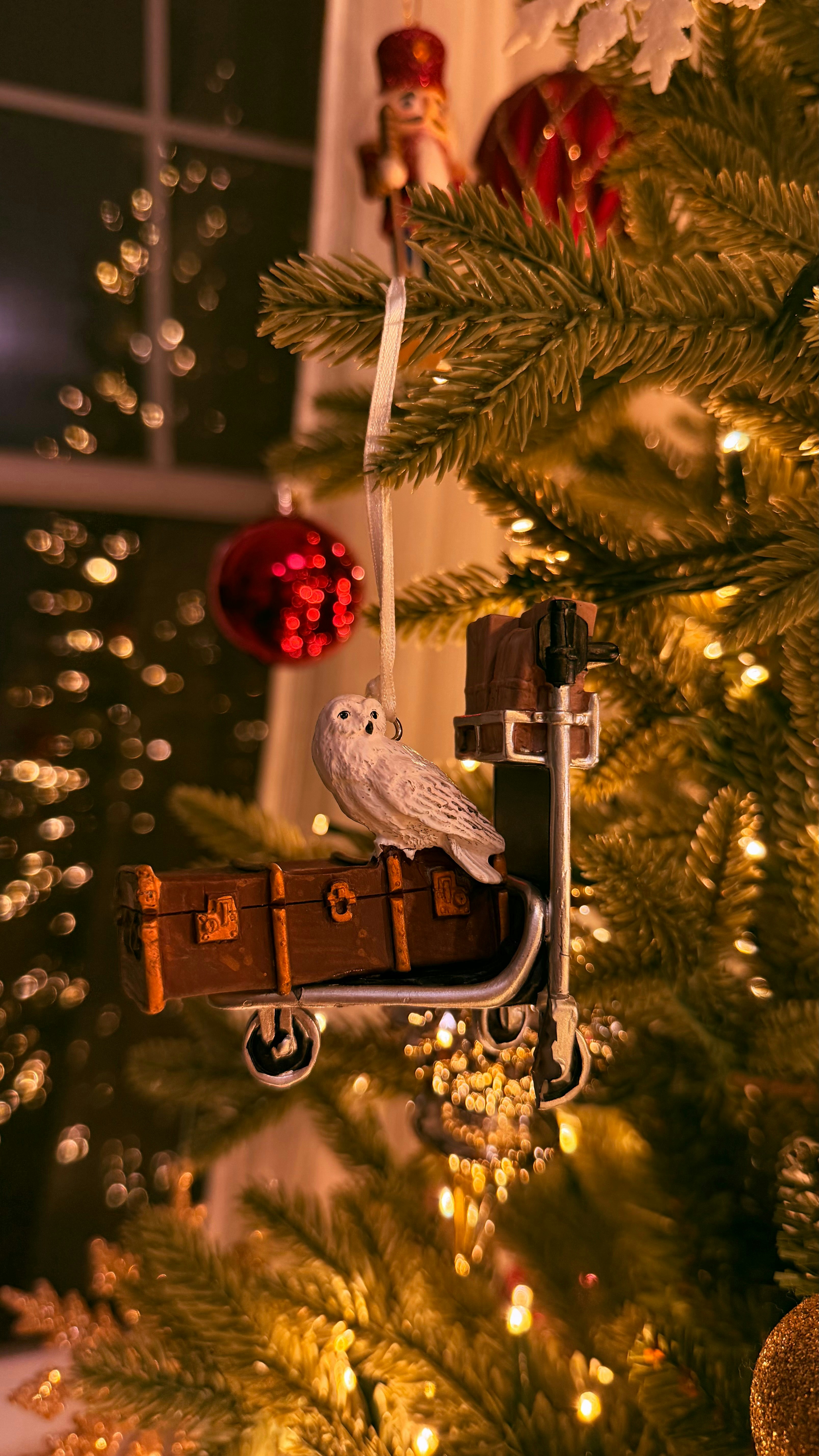 Tiny Owl on a Christmas Lift: A Christmas Tree Ornaments Train Car Adventure