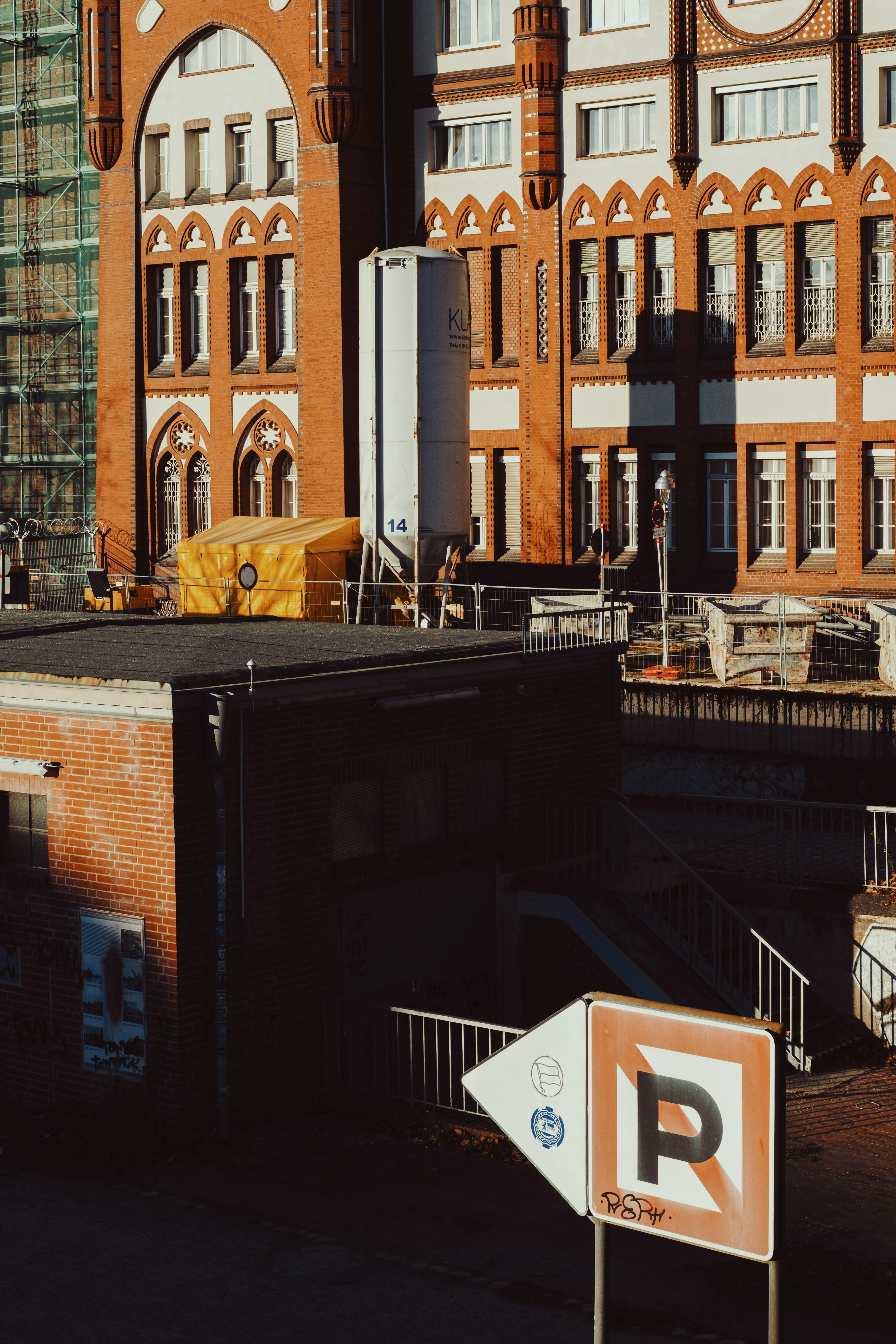 Brick Factory Loft: Architectural Rhythm and Shadow