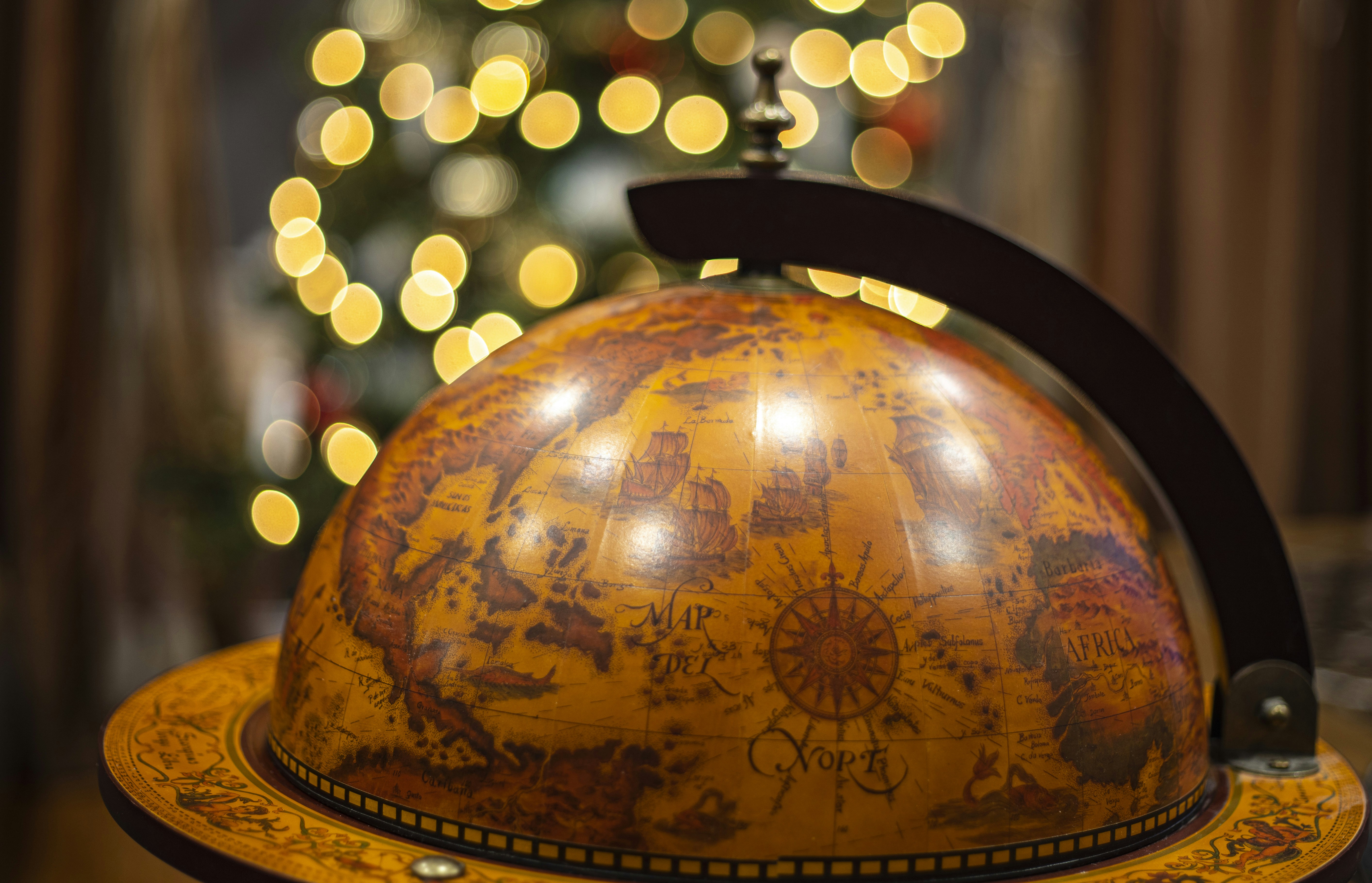 Globe bar table and a beautiful Cristmas bokeh