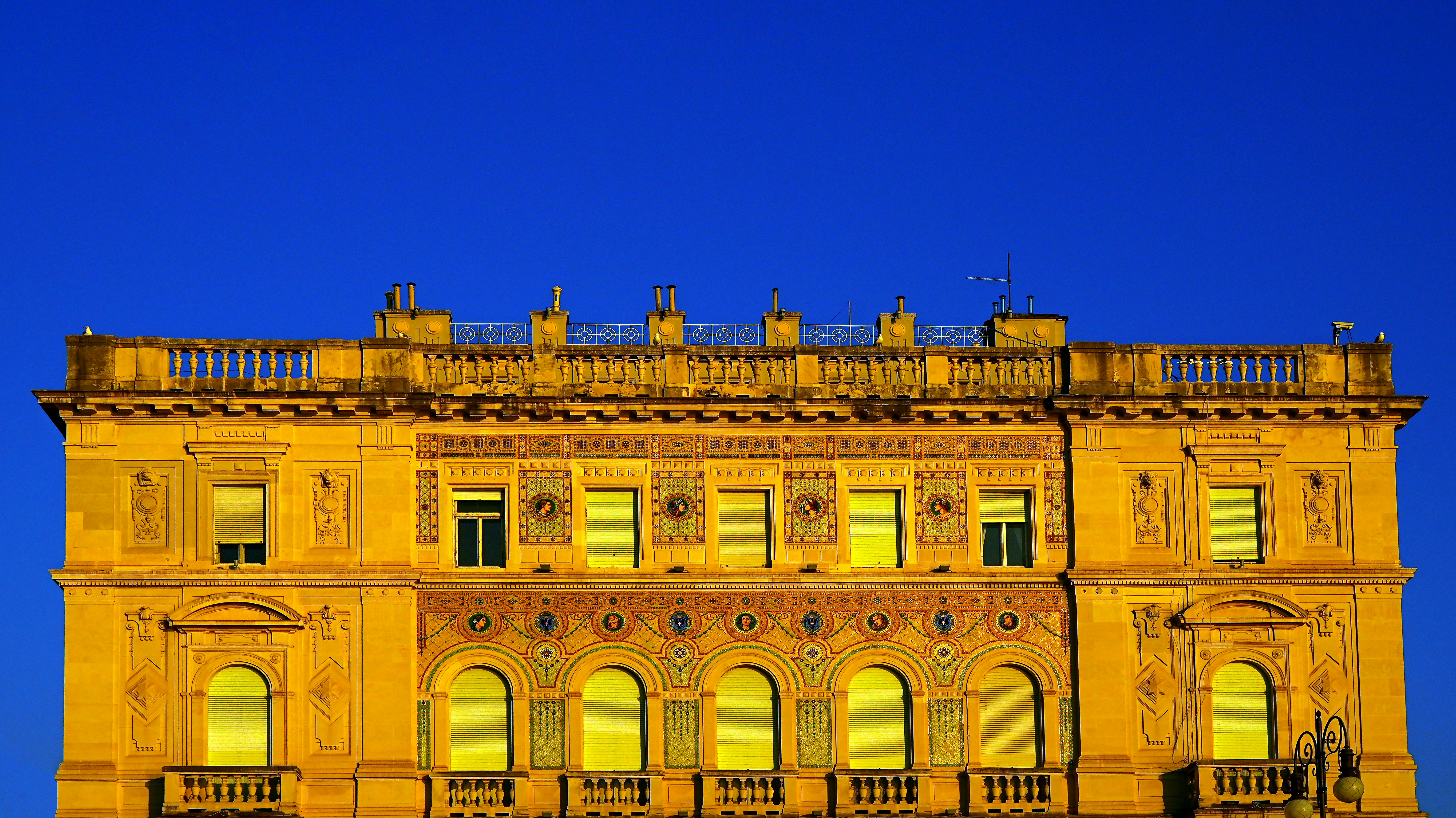 Golden Facade at Dusk: An Urban Renaissance