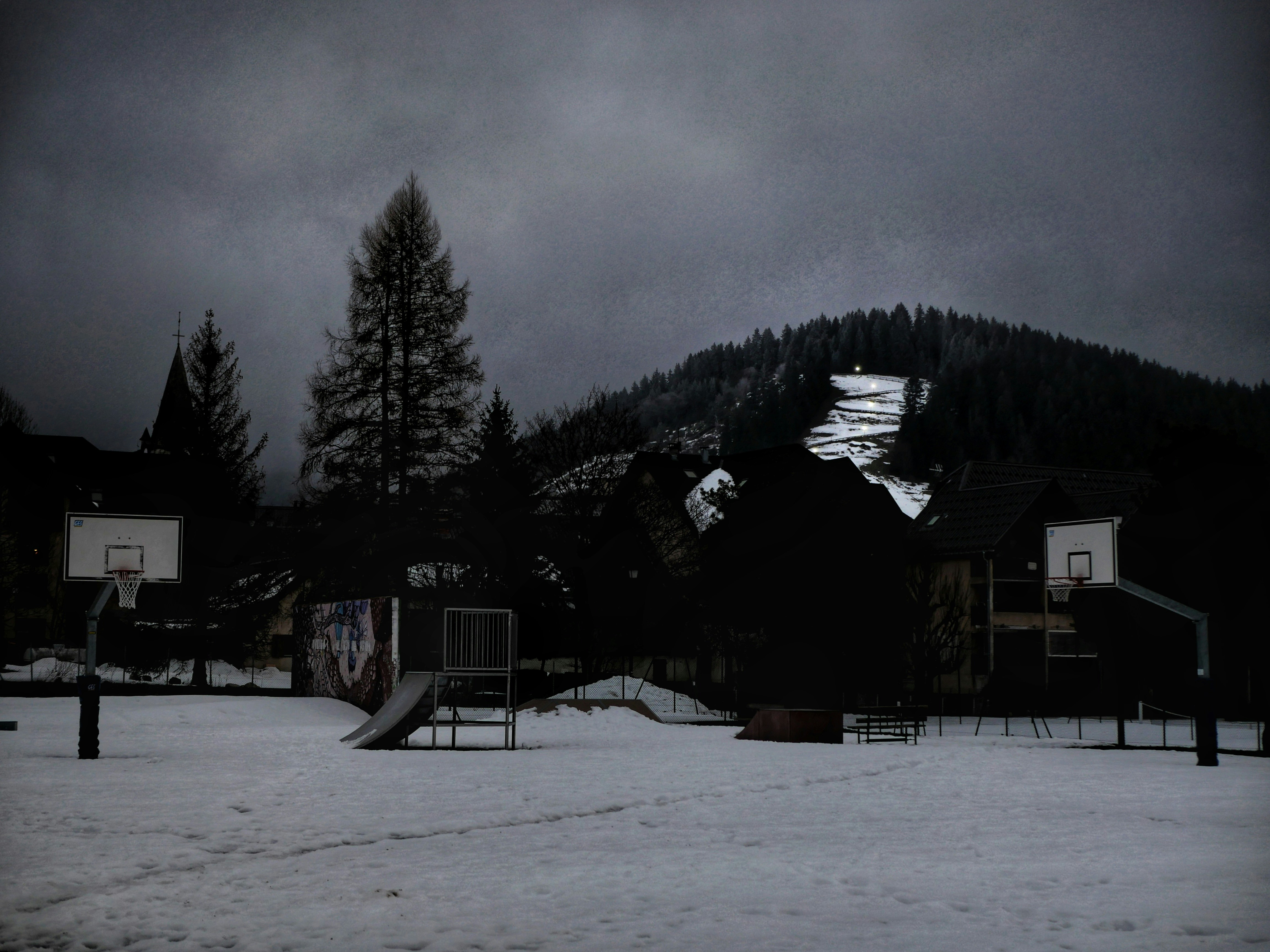 Winter Court: A Quiet Playground Veiled in Dusk