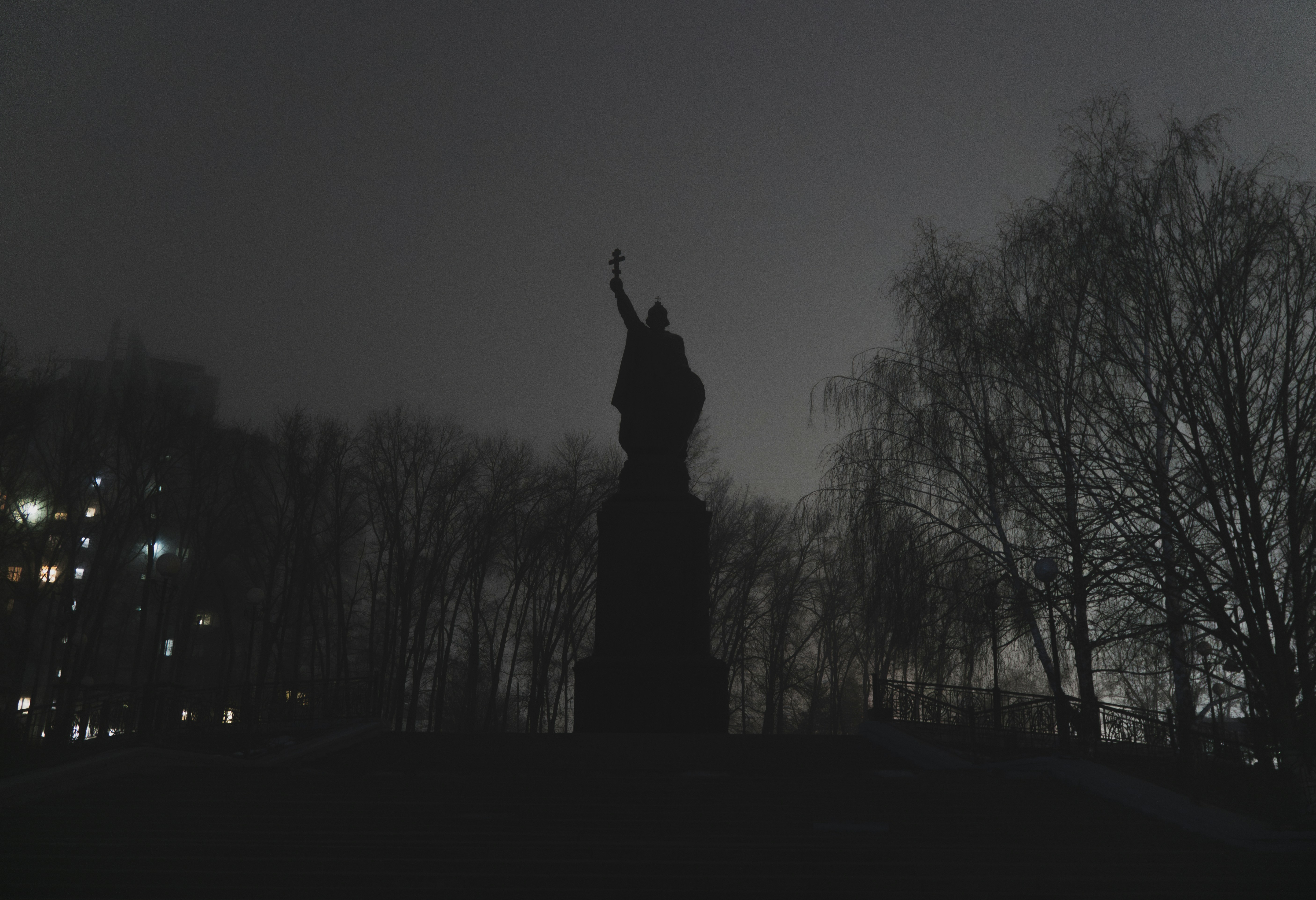 Silhouette of a Monument at Dusk: A Quiet City Reverie