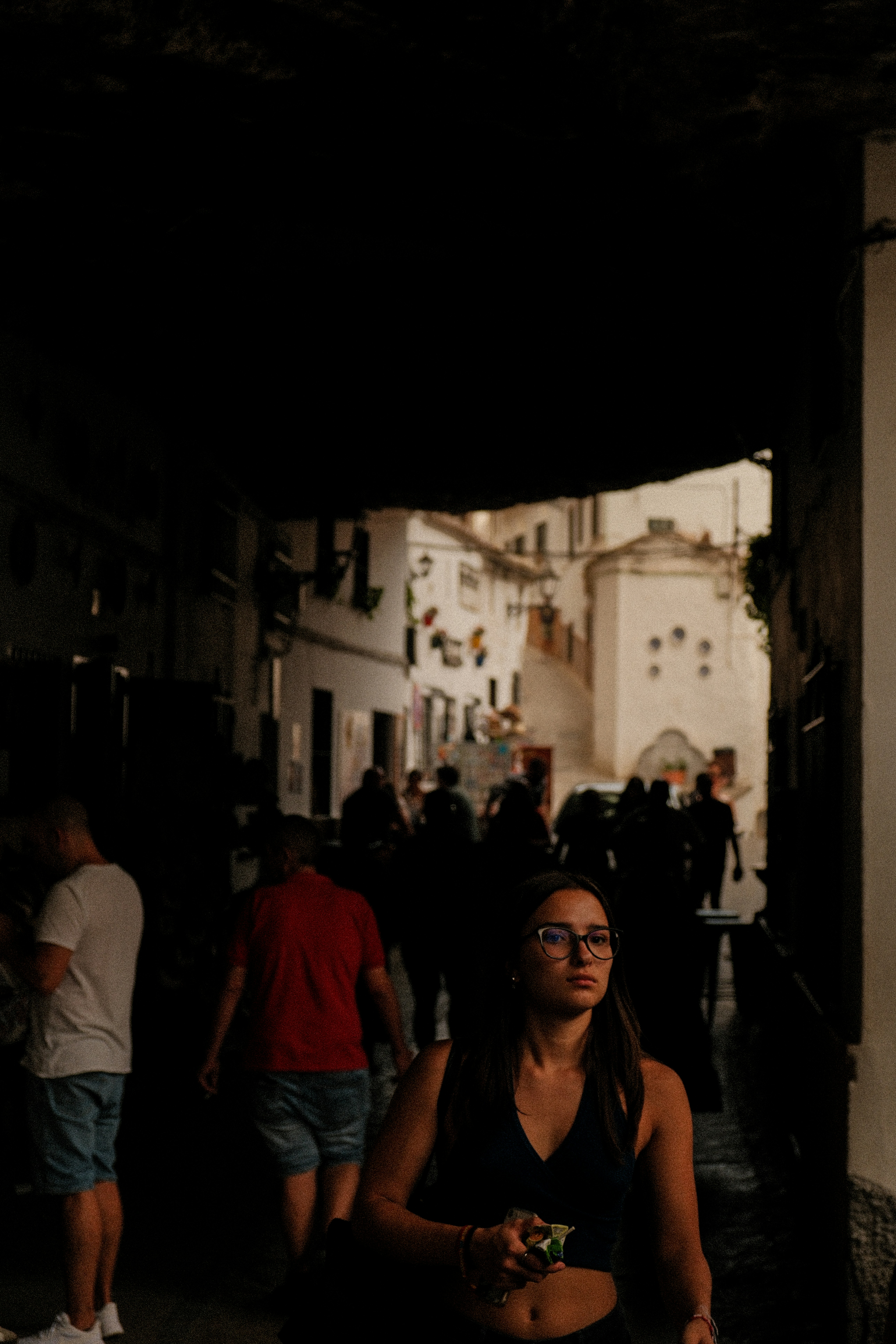 Midnight Alley: A Quiet Glimpse of Confidence