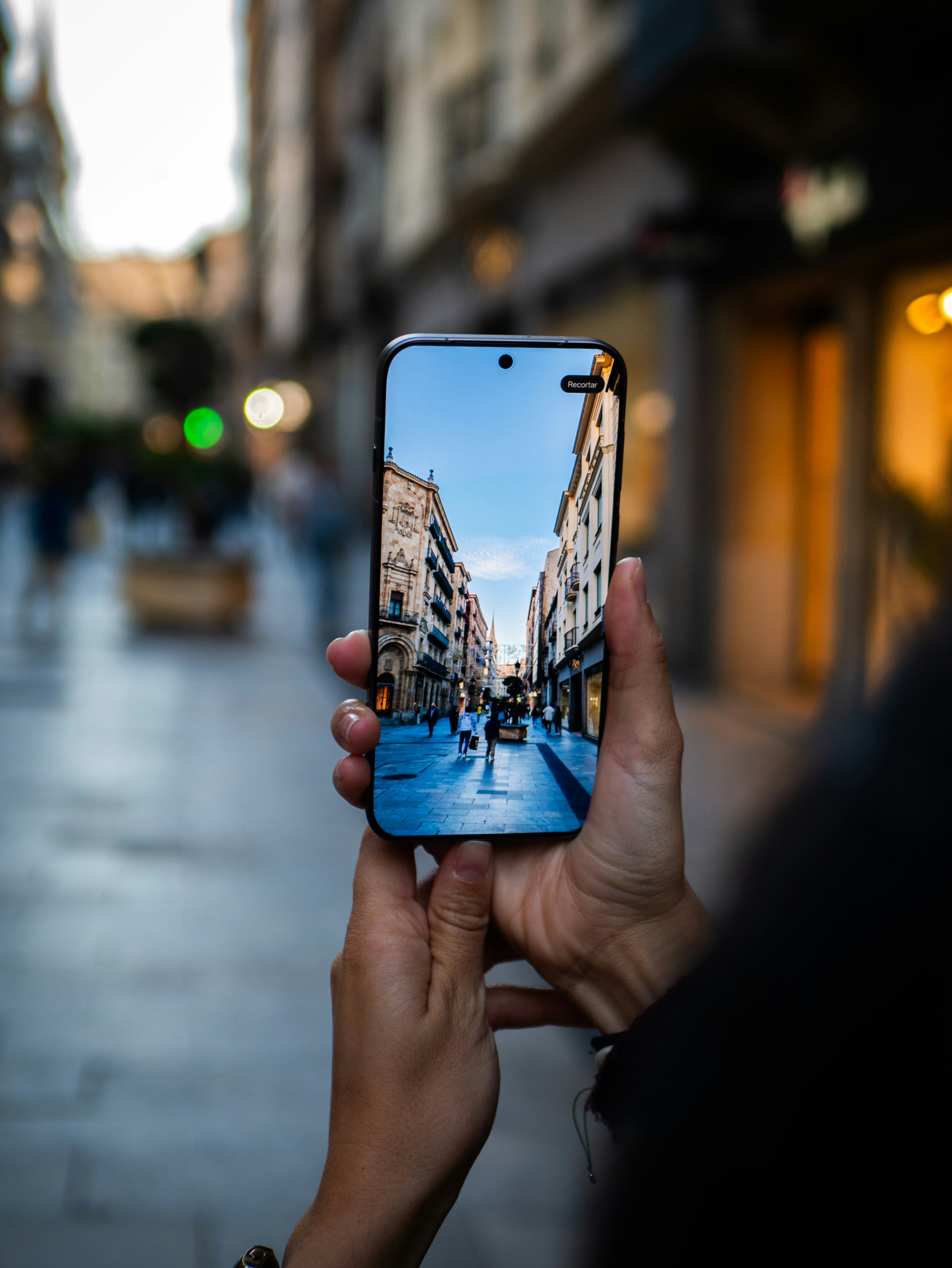 Pocket City in Focus: A Handheld Window to a Street Scene