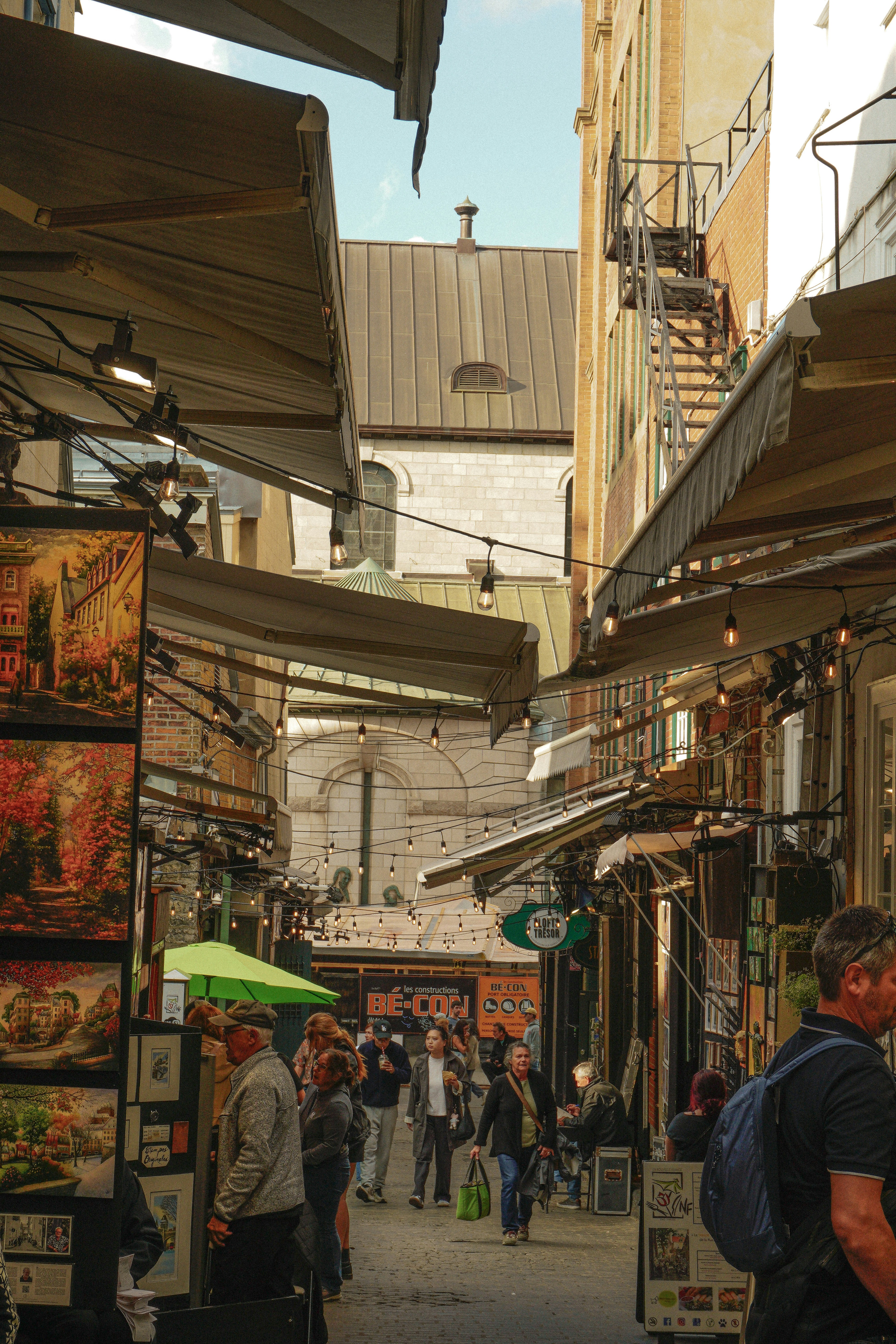 City Lane Café: A Sunlit Market Fête