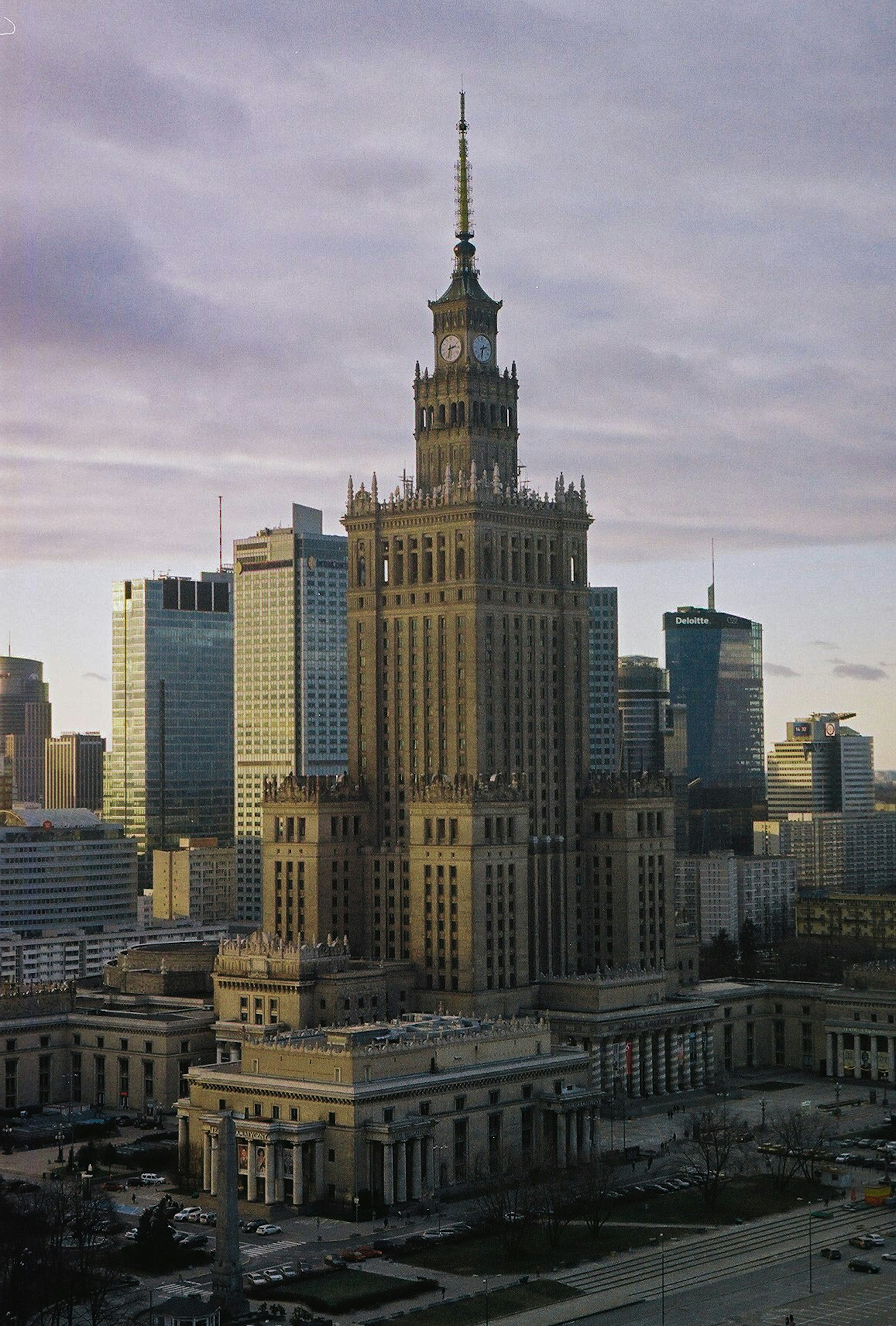 I like the Palace of Culture and Science because of its monumentality. But at the same time, the history of its building scares me. I have tried to show these contradictions with the light contrast on the building